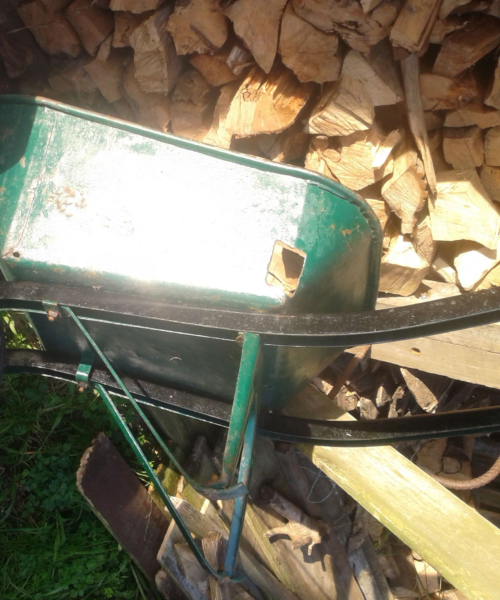 Wheel Barrow - Tray Repair : 5 Steps (with Pictures) - Instructables