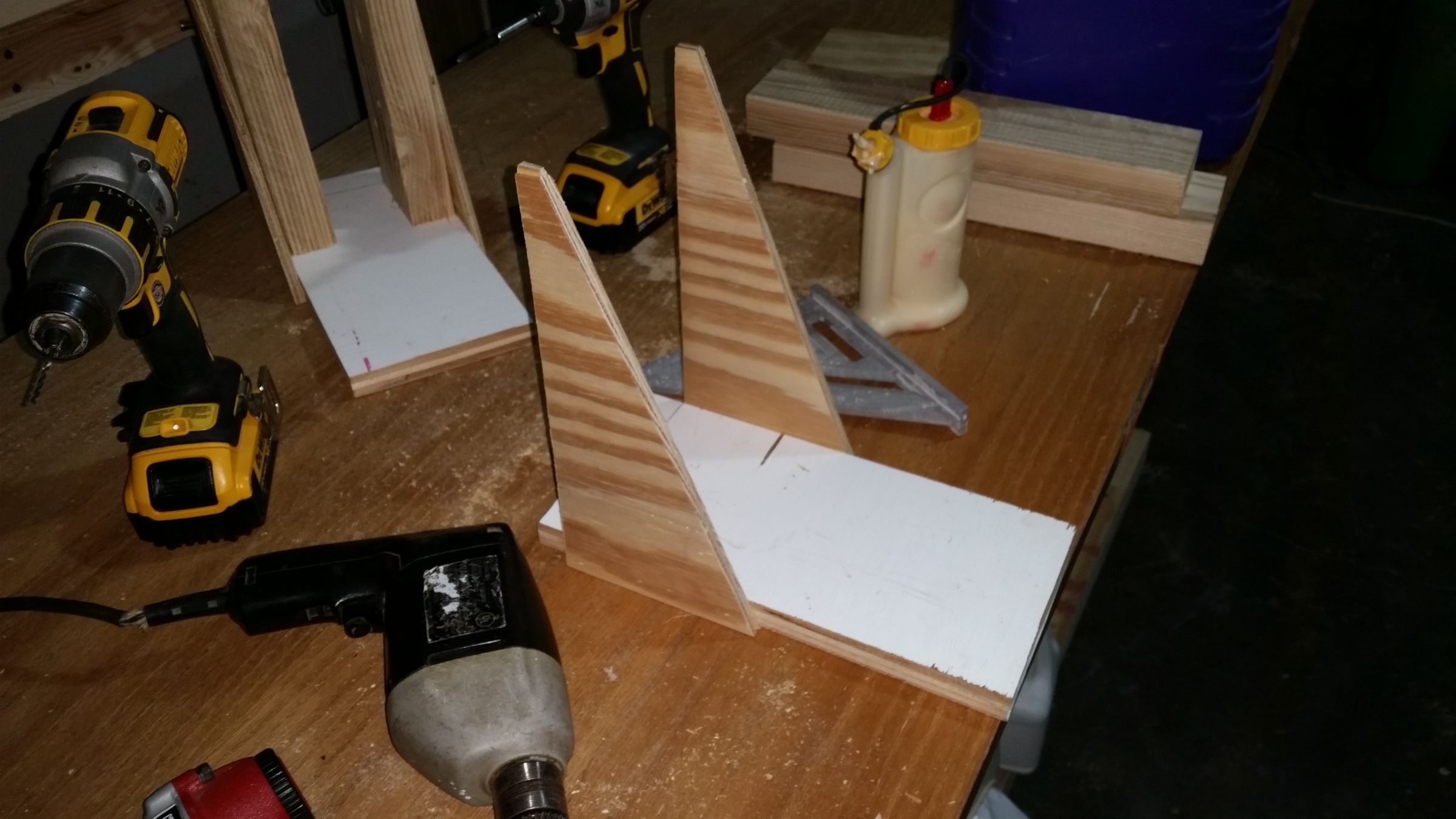 Long Handle Tool Storage Rack : 3 Steps (with Pictures) - Instructables