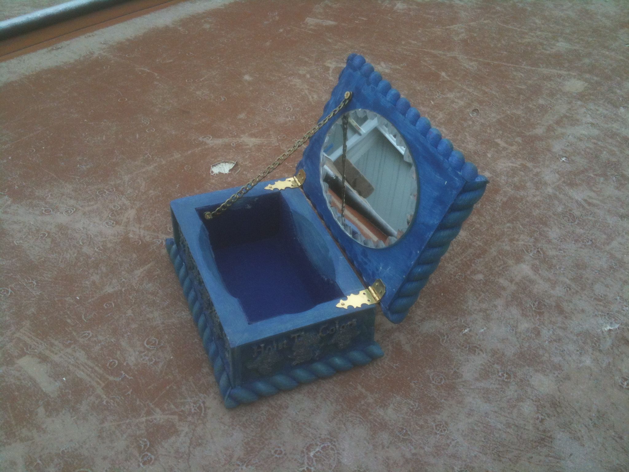 The Carvewright / Compucarve Pirate Jewelry Box - Instructables