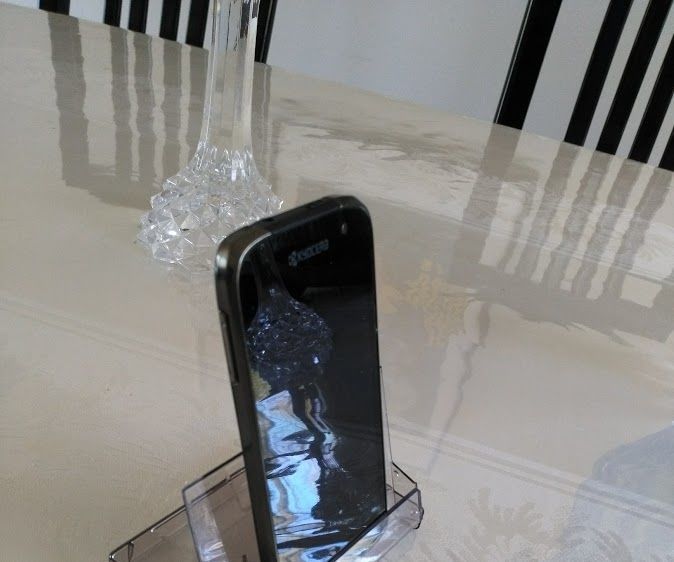 Easiest Ever Phone Stand : 4 Steps - Instructables