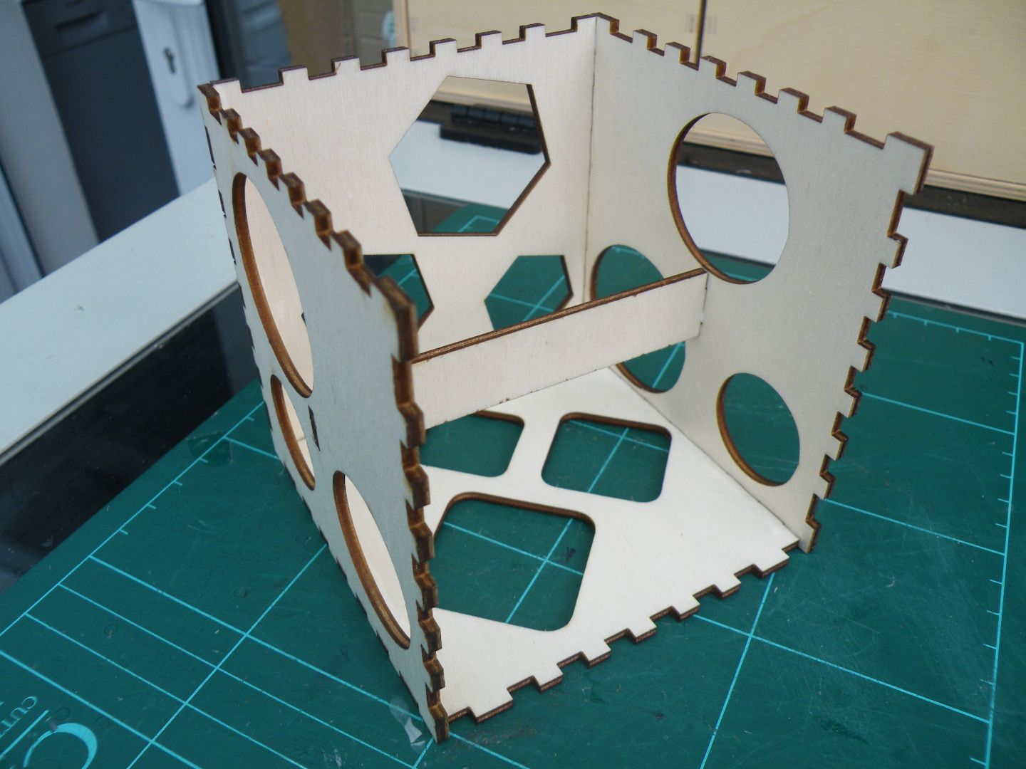 Shedding Box : 3 Steps (with Pictures) - Instructables