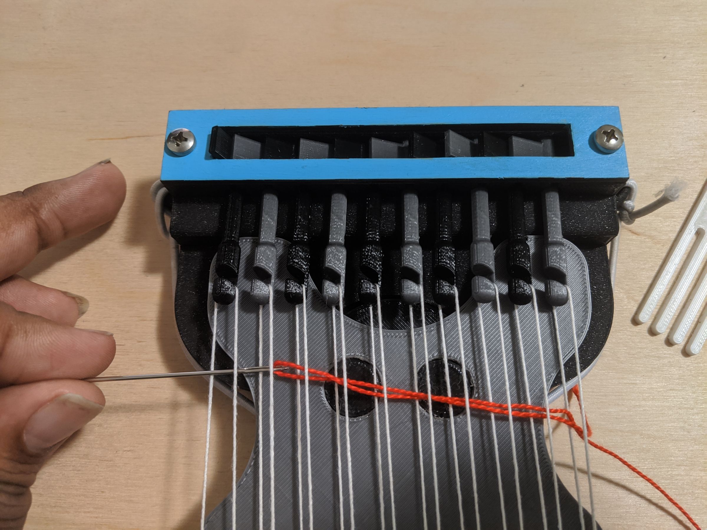 How to Weave on That Darn Machine : 8 Steps - Instructables