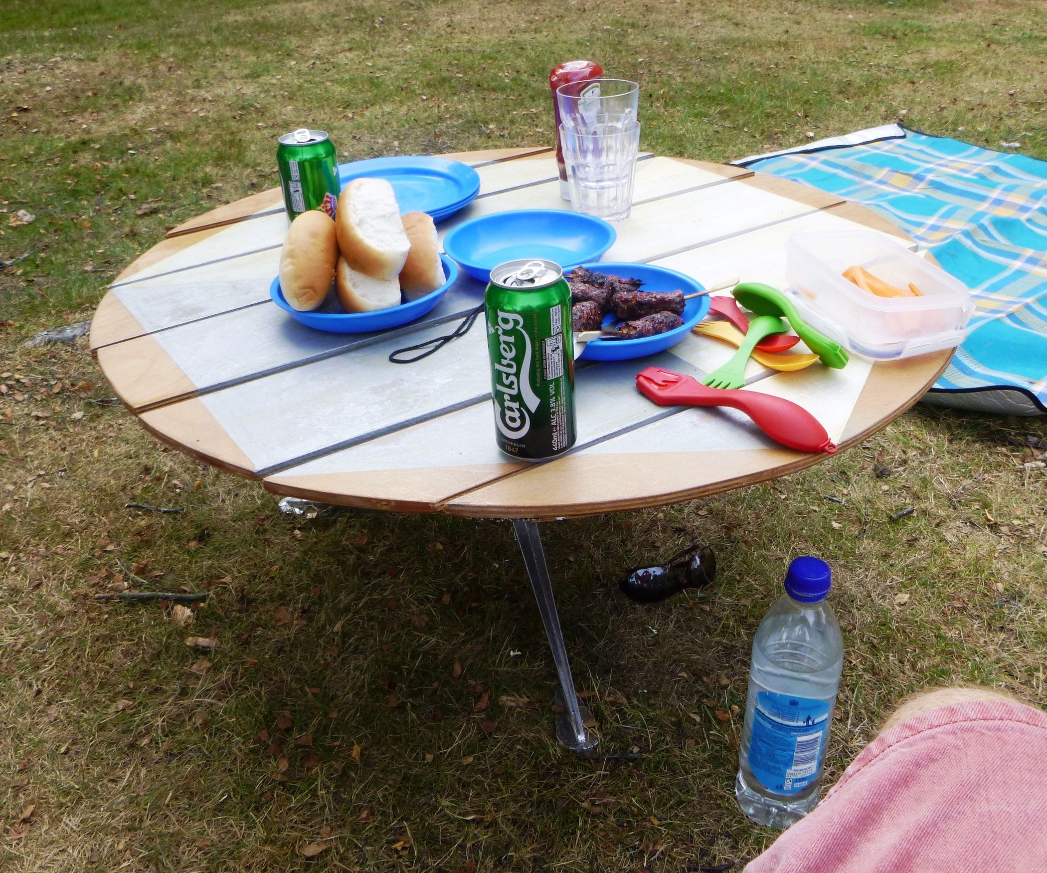 Fold Up Camping/Picnic Table : 7 Steps (with Pictures) - Instructables