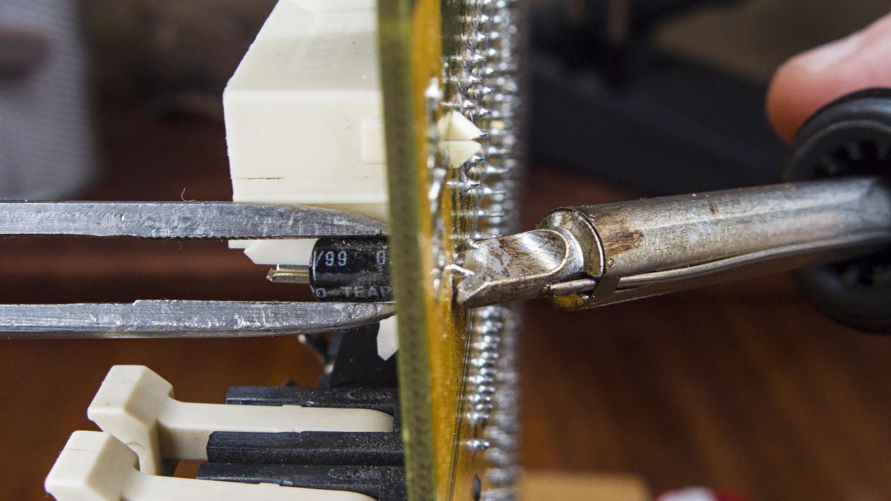 How to Disassemble an Electronic Circuit for Useful Parts - Instructables