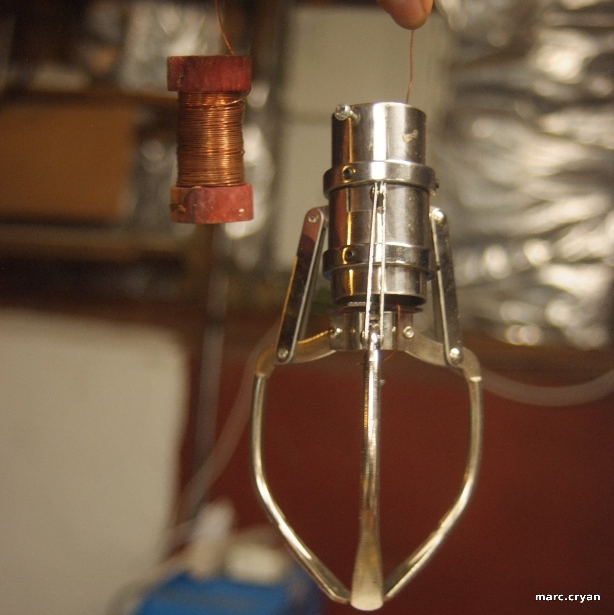 Claw Machine Picker-Upper : 11 Steps (with Pictures) - Instructables