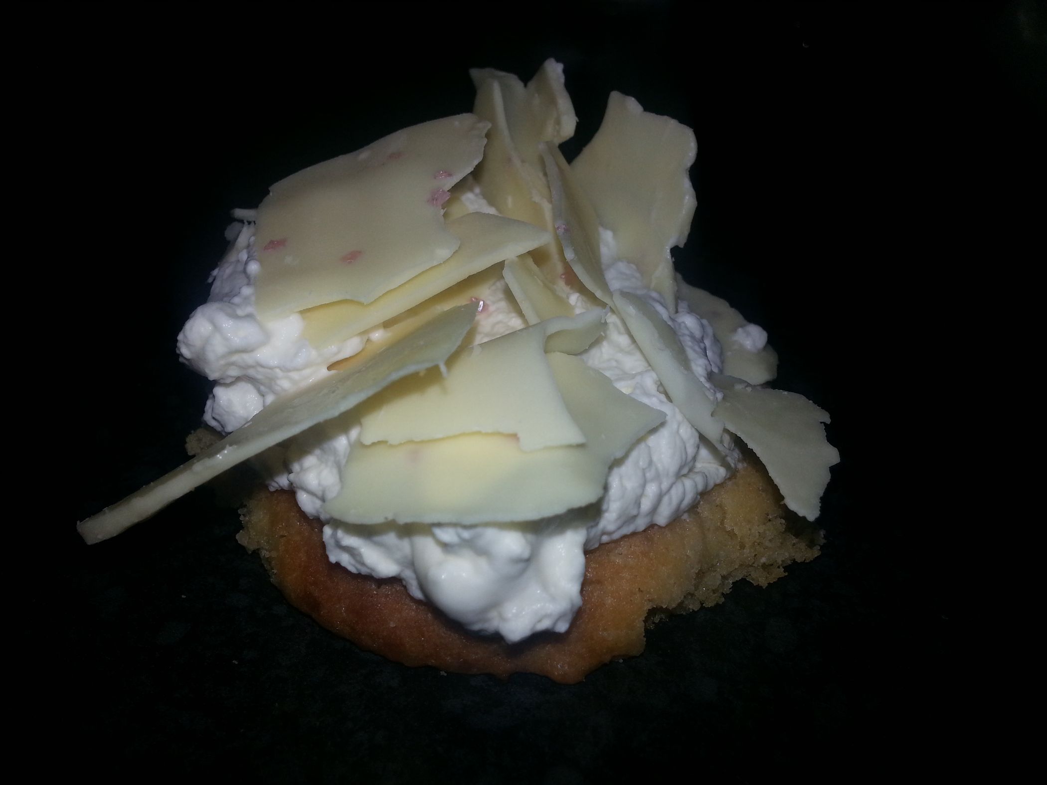 White Chocolate Whipped Cream Cookies: Snack to Dessert : 4 Steps ...