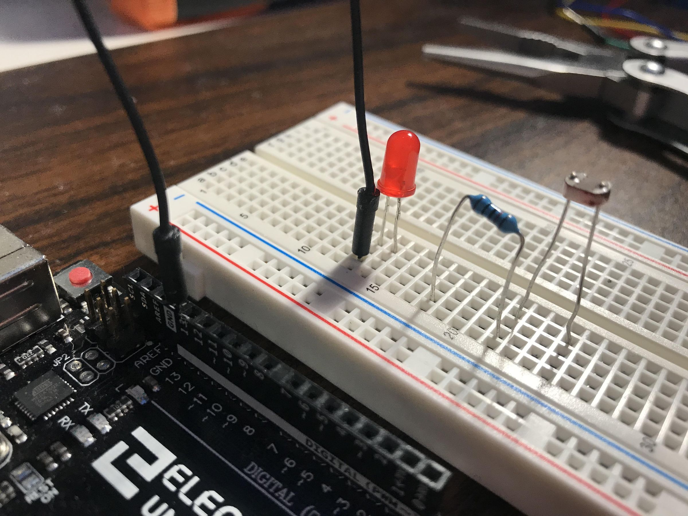 How to Use a Photoresistor to Light an LED With Aurduino : 12 Steps ...