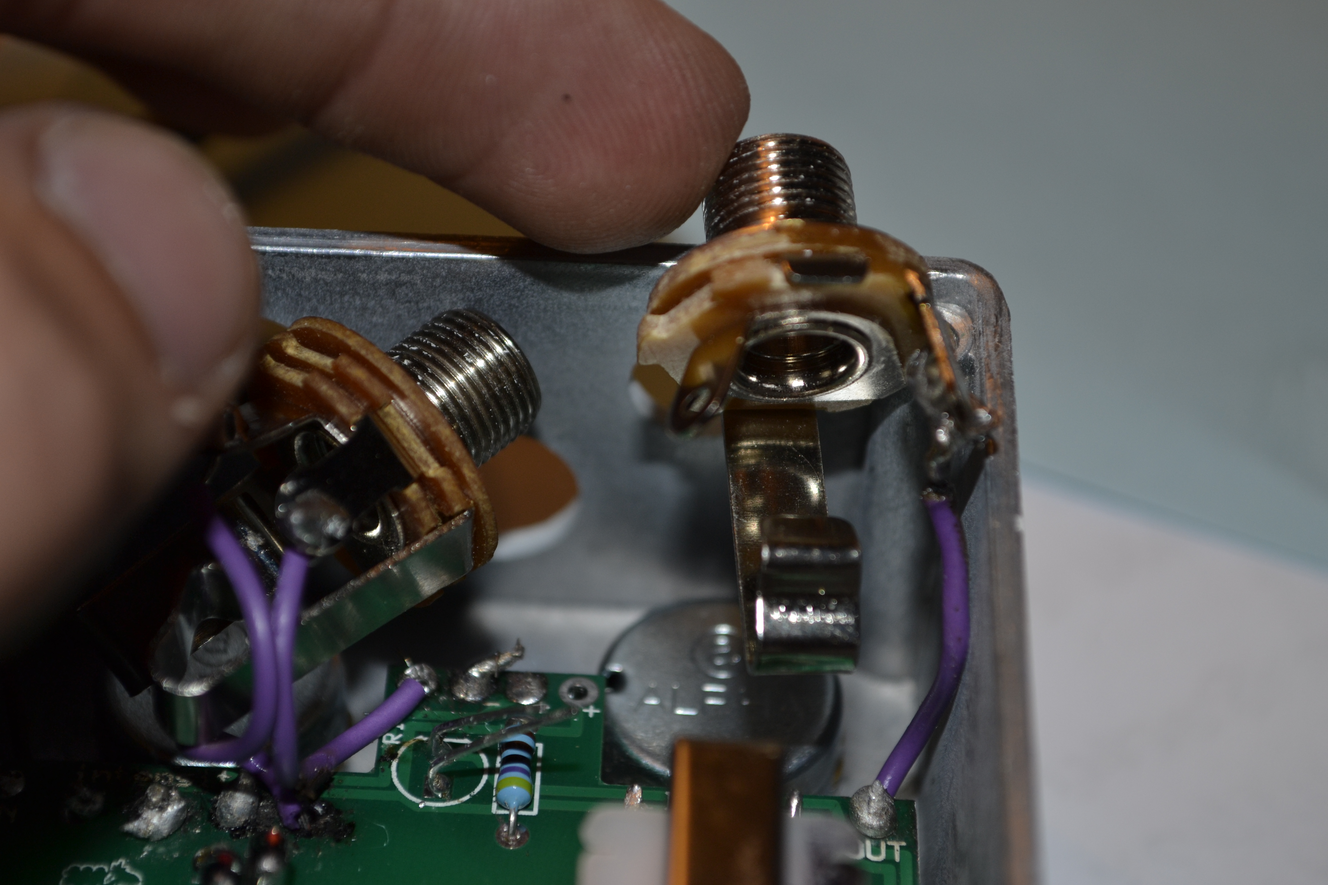 Build Your Own Guitar Effects Pedal! : 18 Steps - Instructables