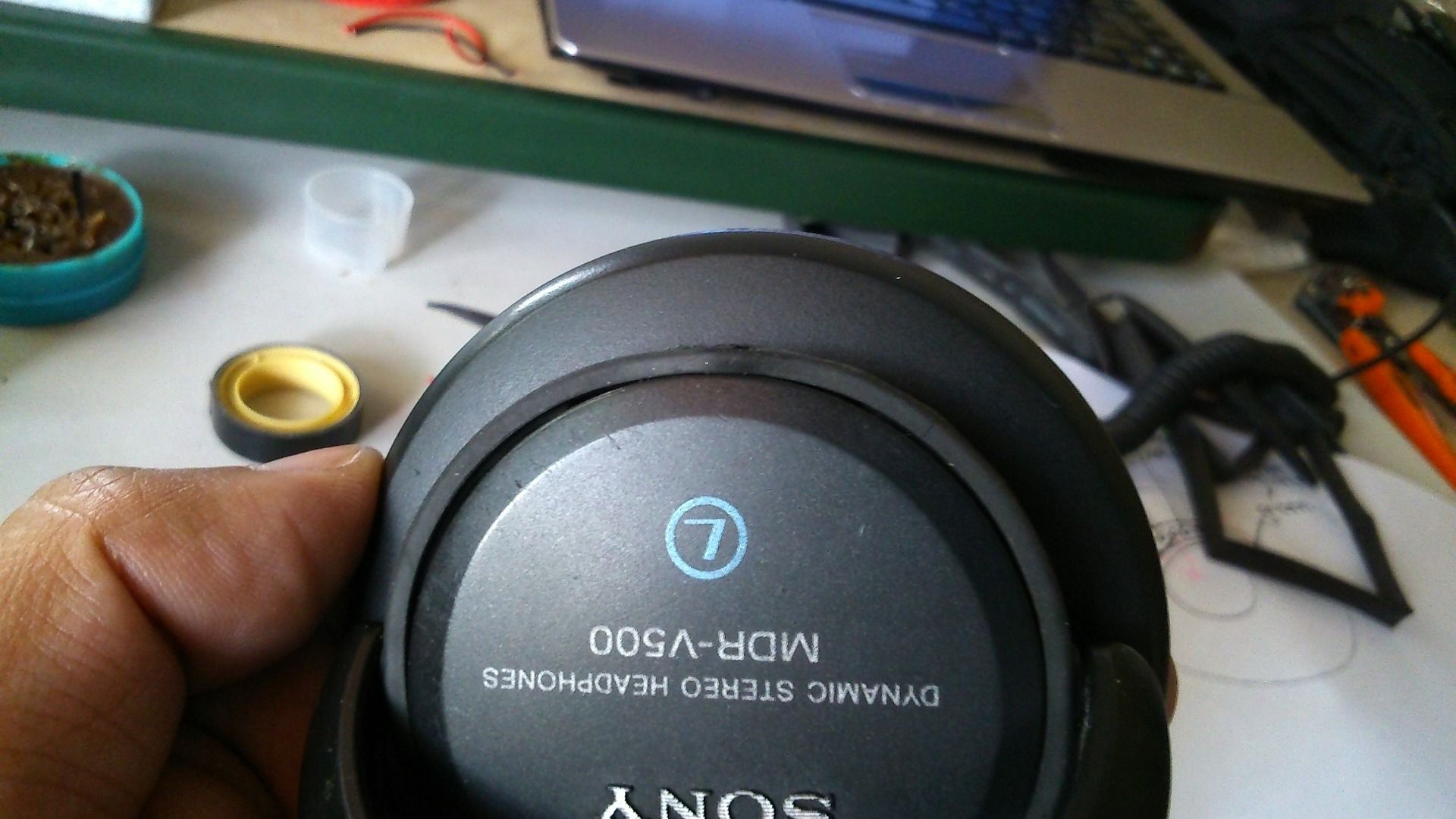 Headphone Removable Cable - Sony MDR-V500 : 9 Steps - Instructables