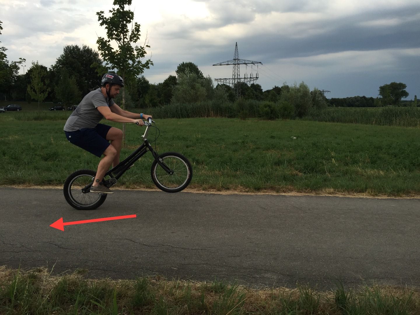 How to Perform Multiple Backwheel Hops on Your Trial Bike : 7 Steps ...