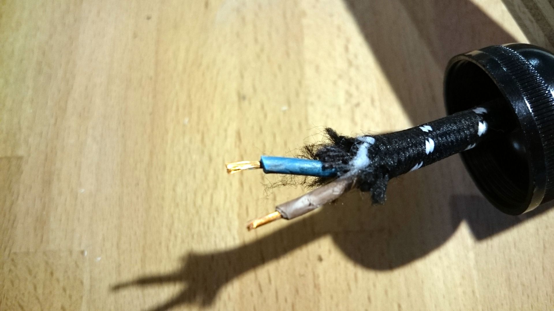 Simple Wooden Lamp : 12 Steps (with Pictures) - Instructables