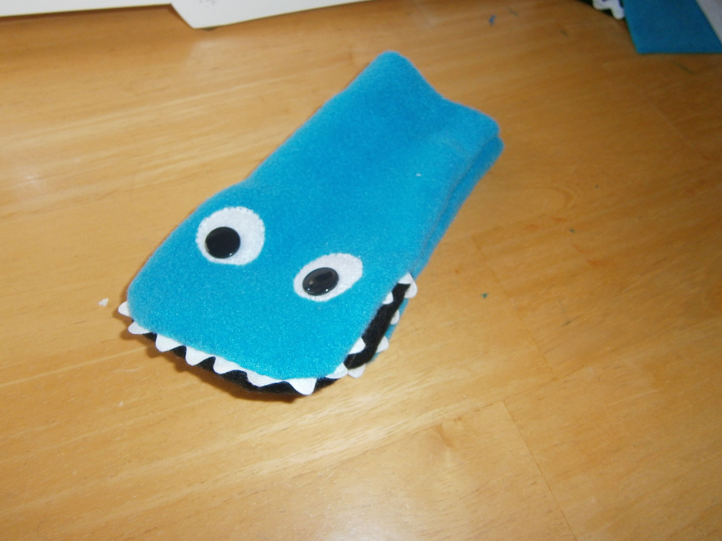 Monster Mittens : 18 Steps (with Pictures) - Instructables