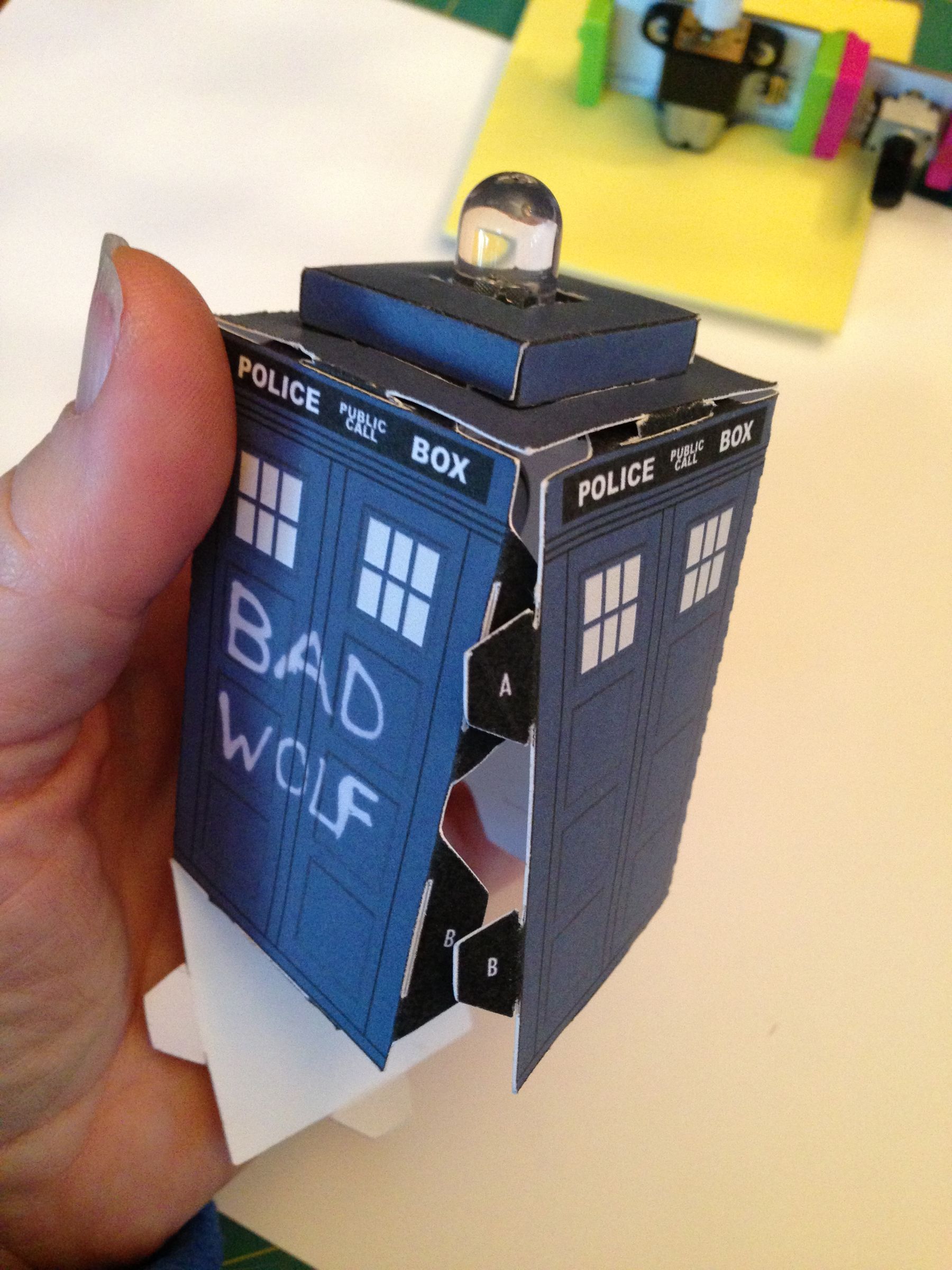 Spinning Blinking Papercraft Tardis : 6 Steps (with Pictures ...