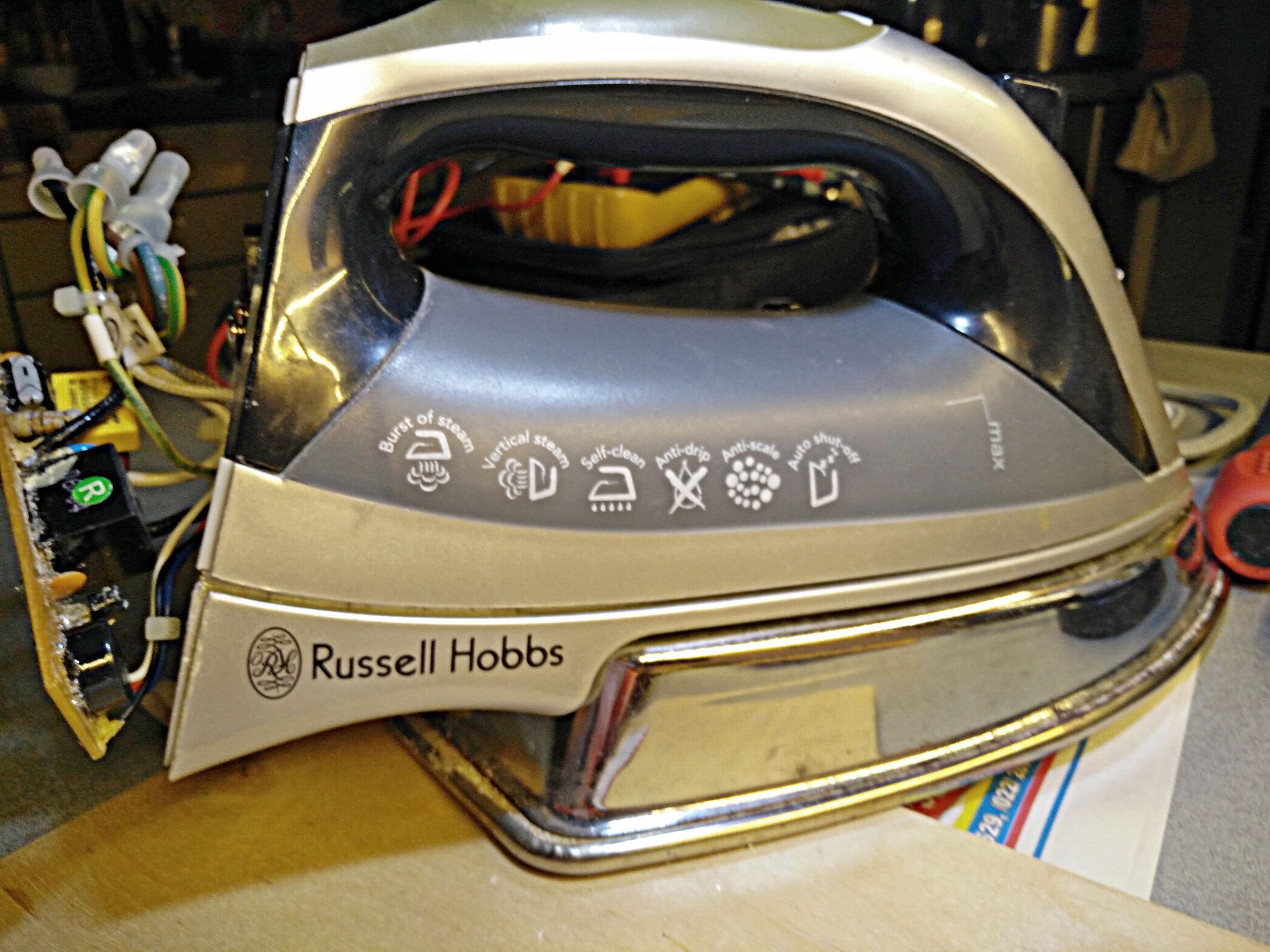 Repairing an Electronic Iron : 12 Steps - Instructables