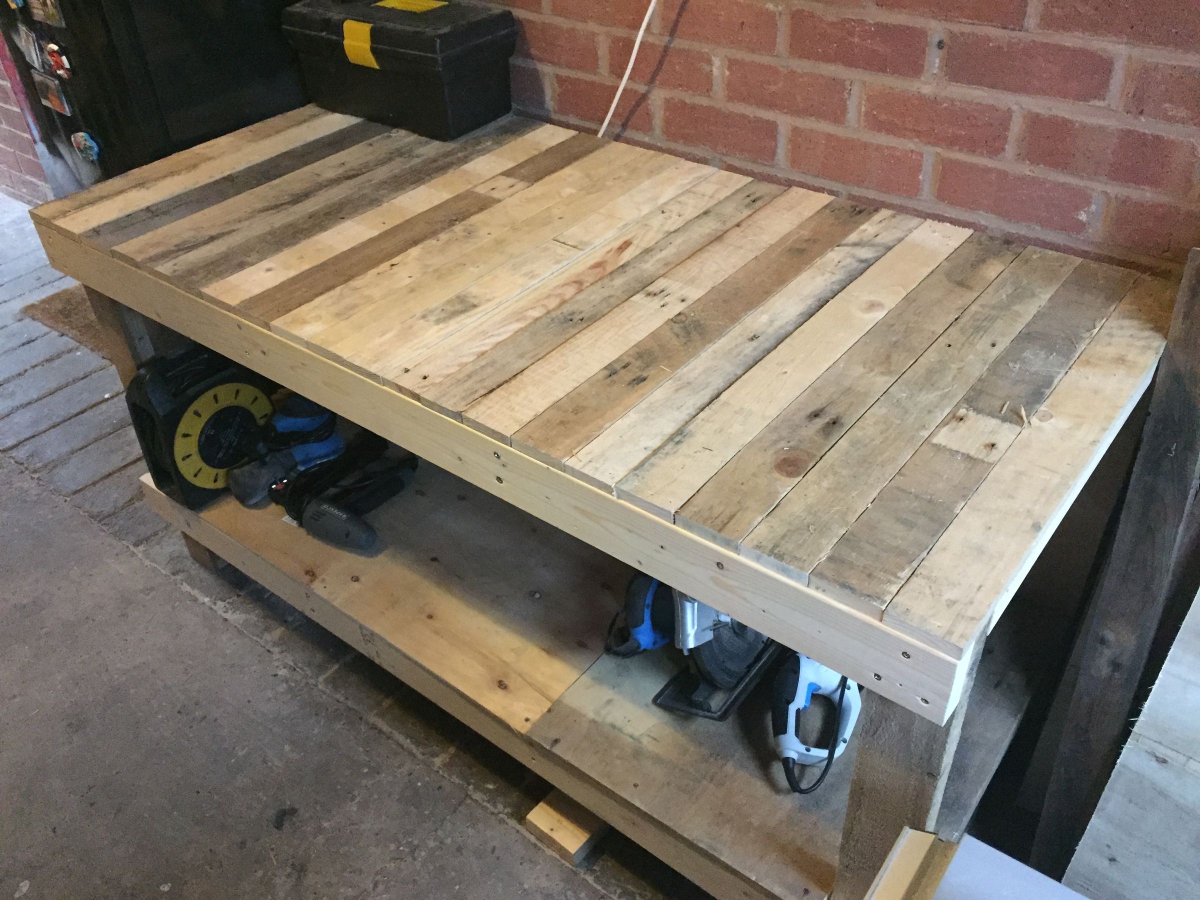 Pallet Wood Workbench. : 6 Steps (with Pictures) - Instructables