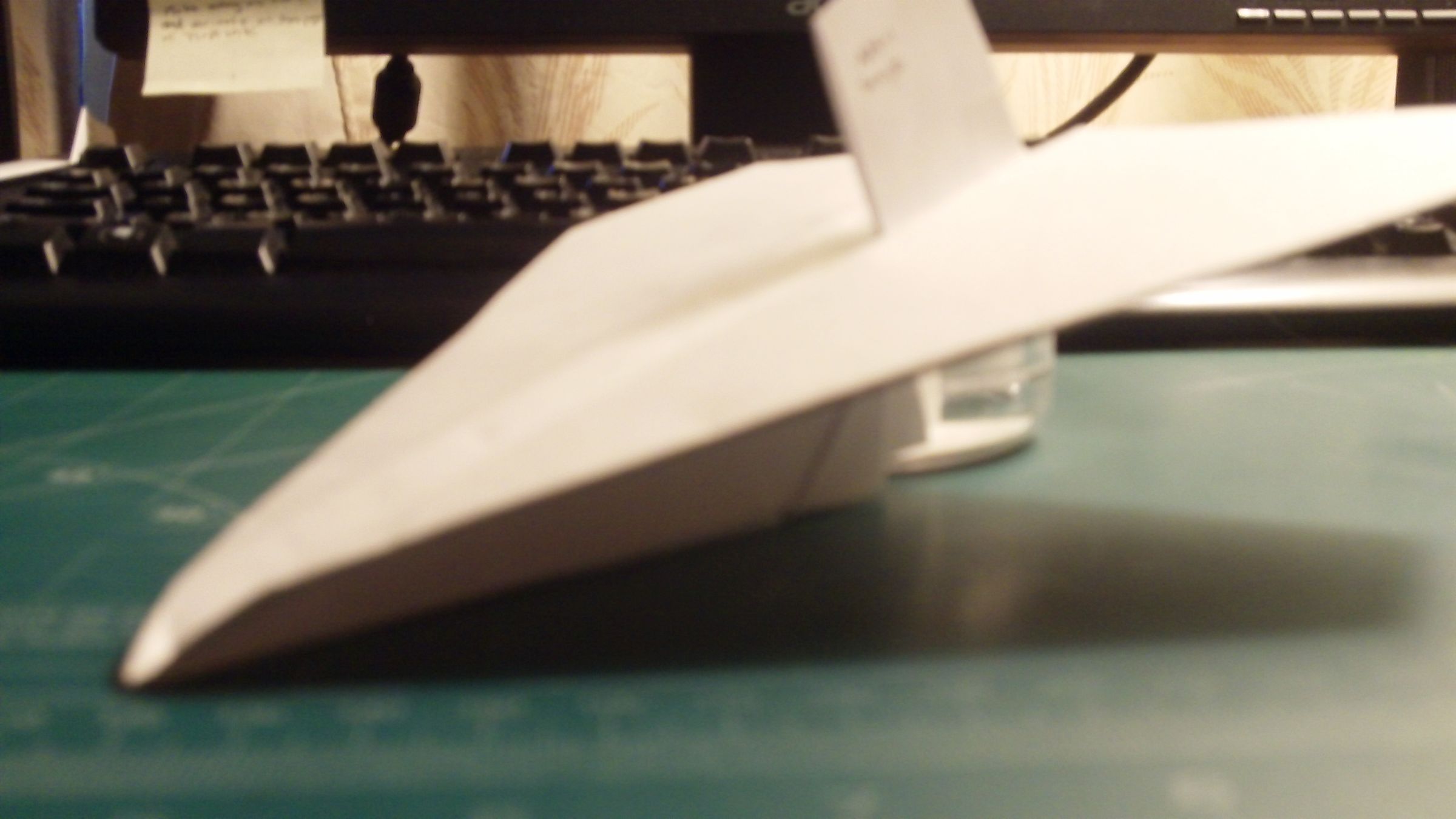 How to Make the Rapier Paper Airplane : 8 Steps - Instructables