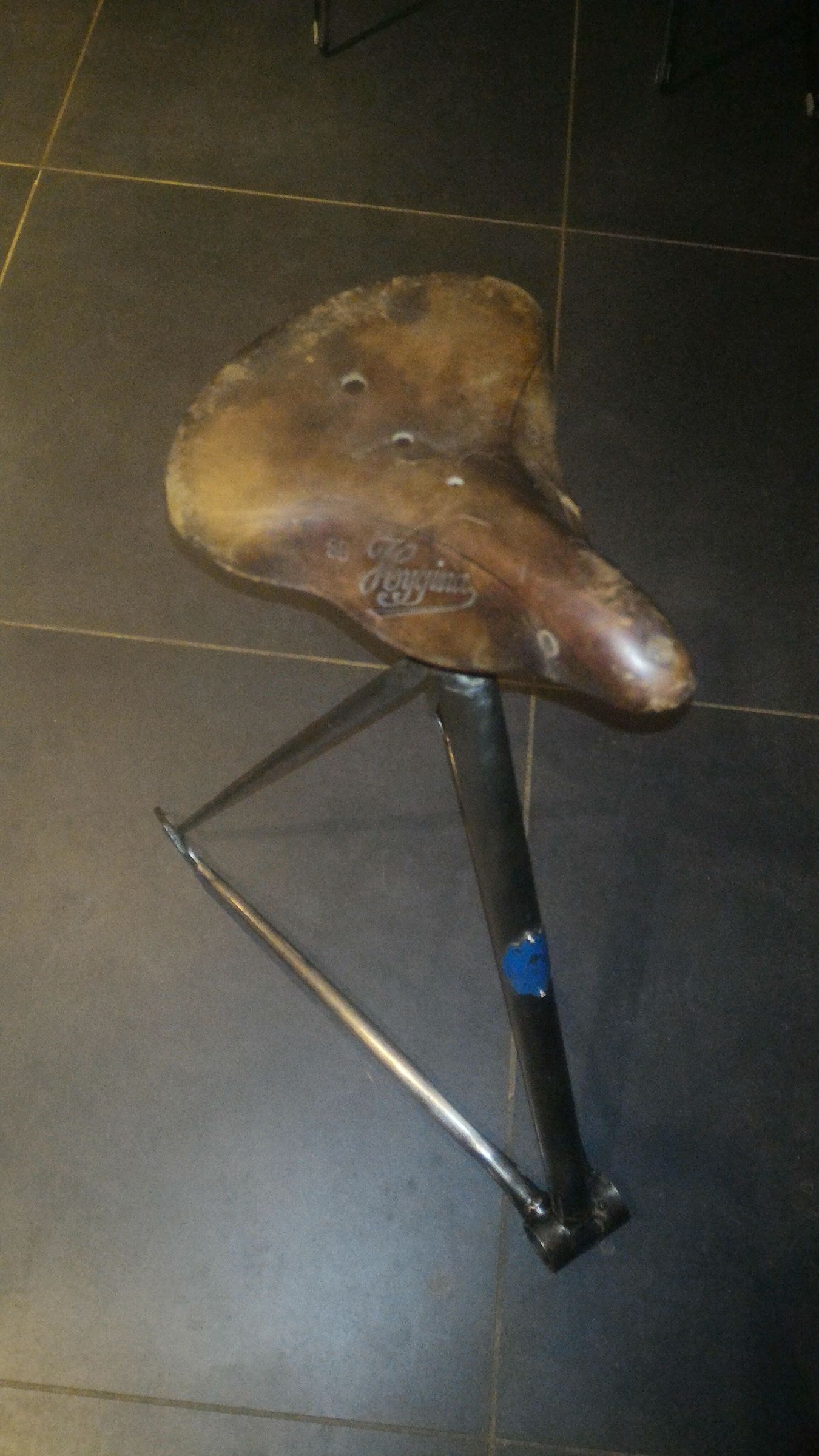 Bicycle Leather Saddle Stool : 5 Steps - Instructables