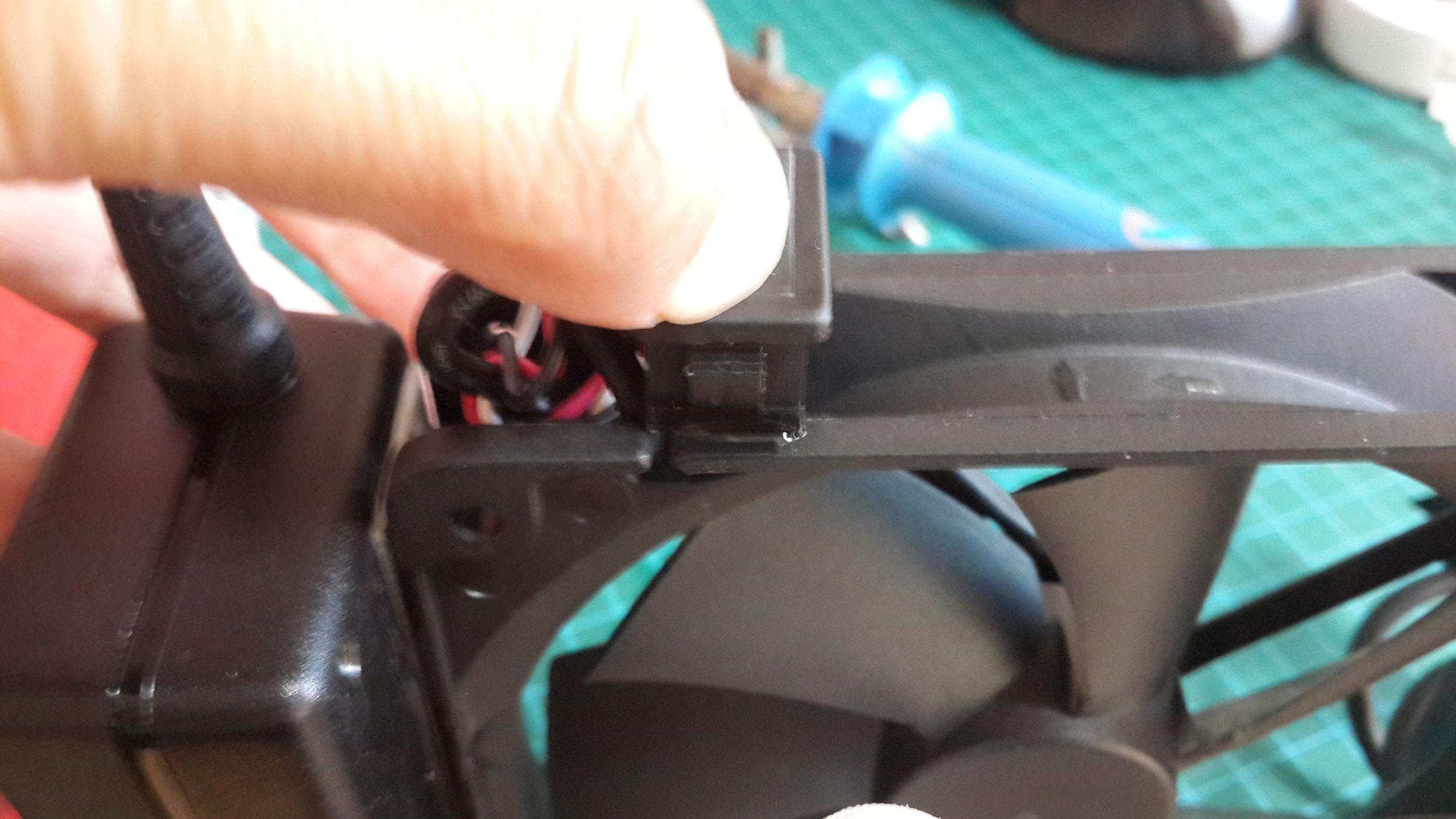Mini Fan From PC Part : 4 Steps - Instructables