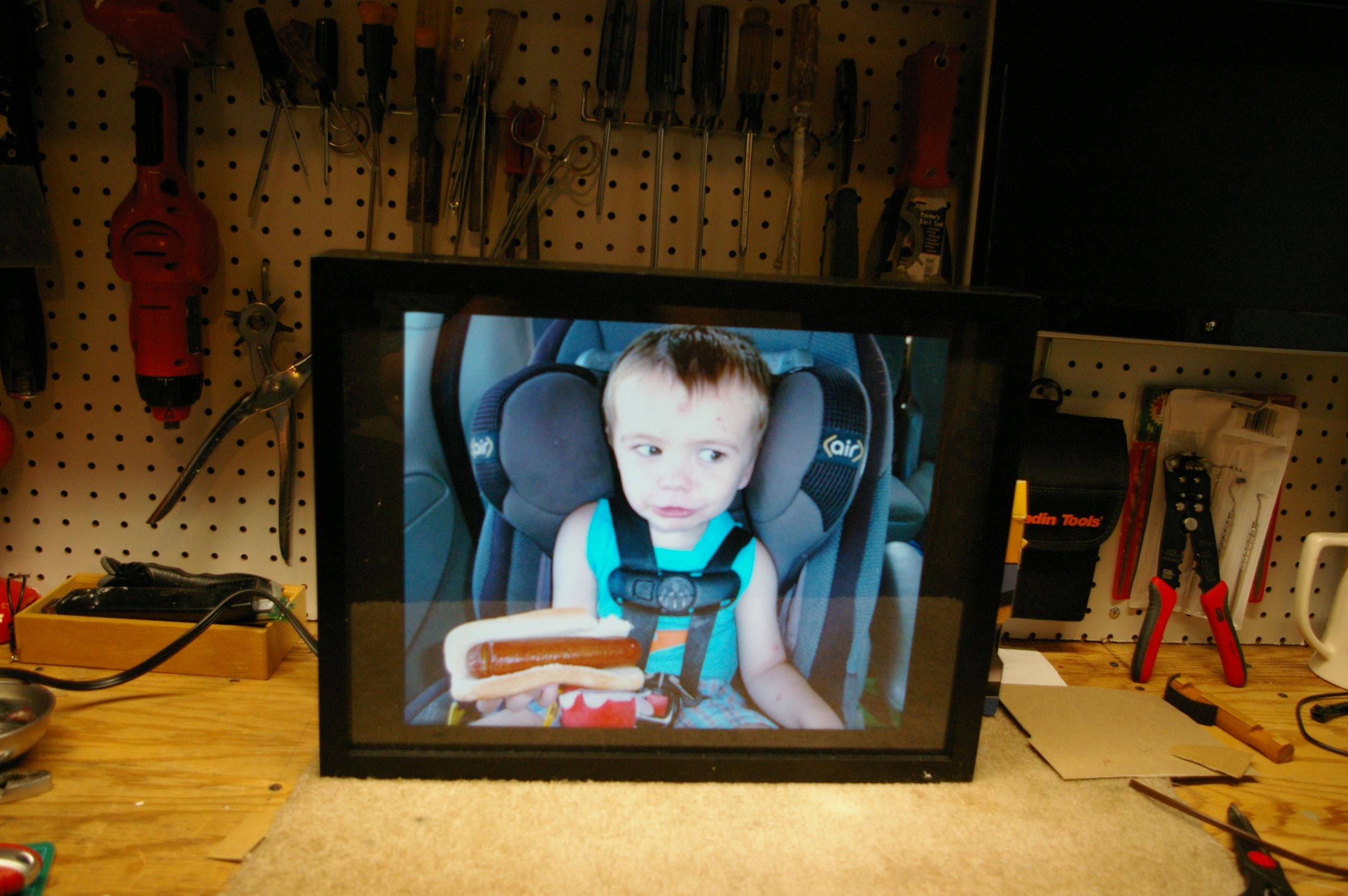 Wireless Raspberry Pi Digital Picture Frame in a Shadow Box : 10 Steps ...