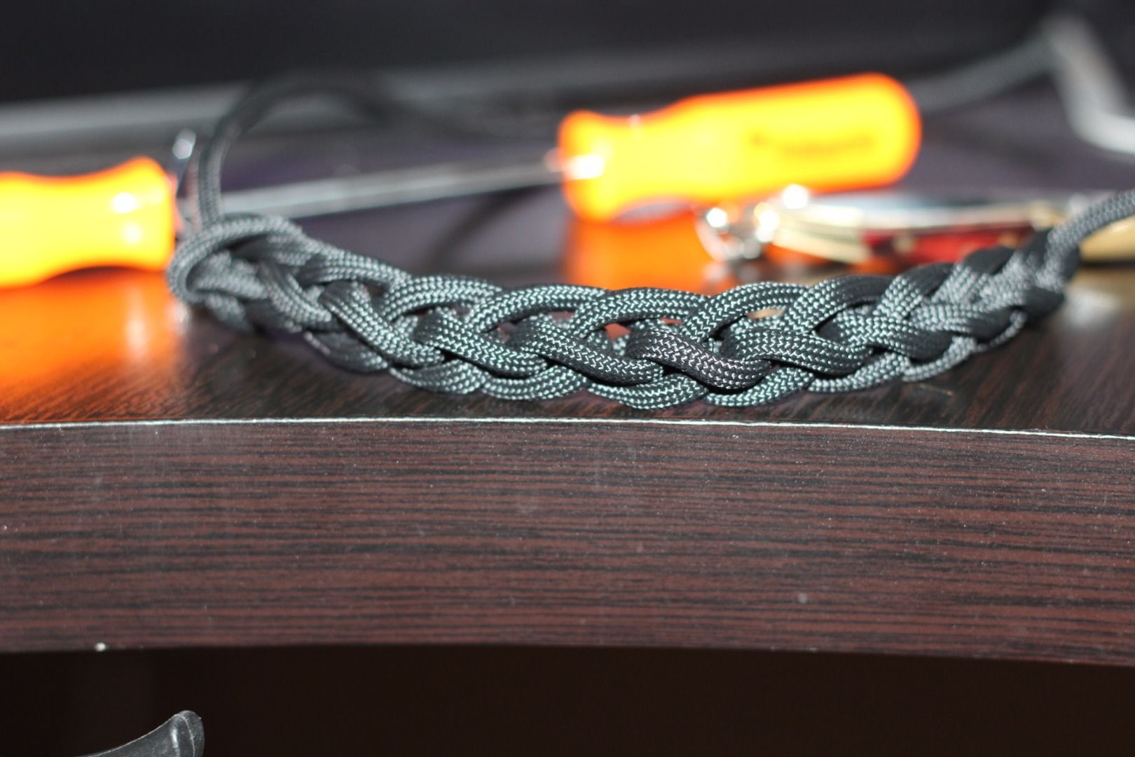 3D Printed Two Peg Spool Knitting - the Beginning : 6 Steps - Instructables