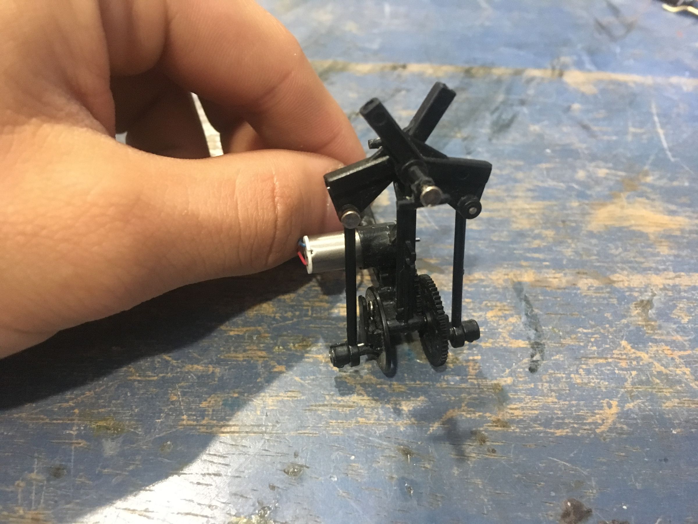 Flapping Dragonfly BEAM Robot From a Broken RC Toy : 14 Steps (with ...