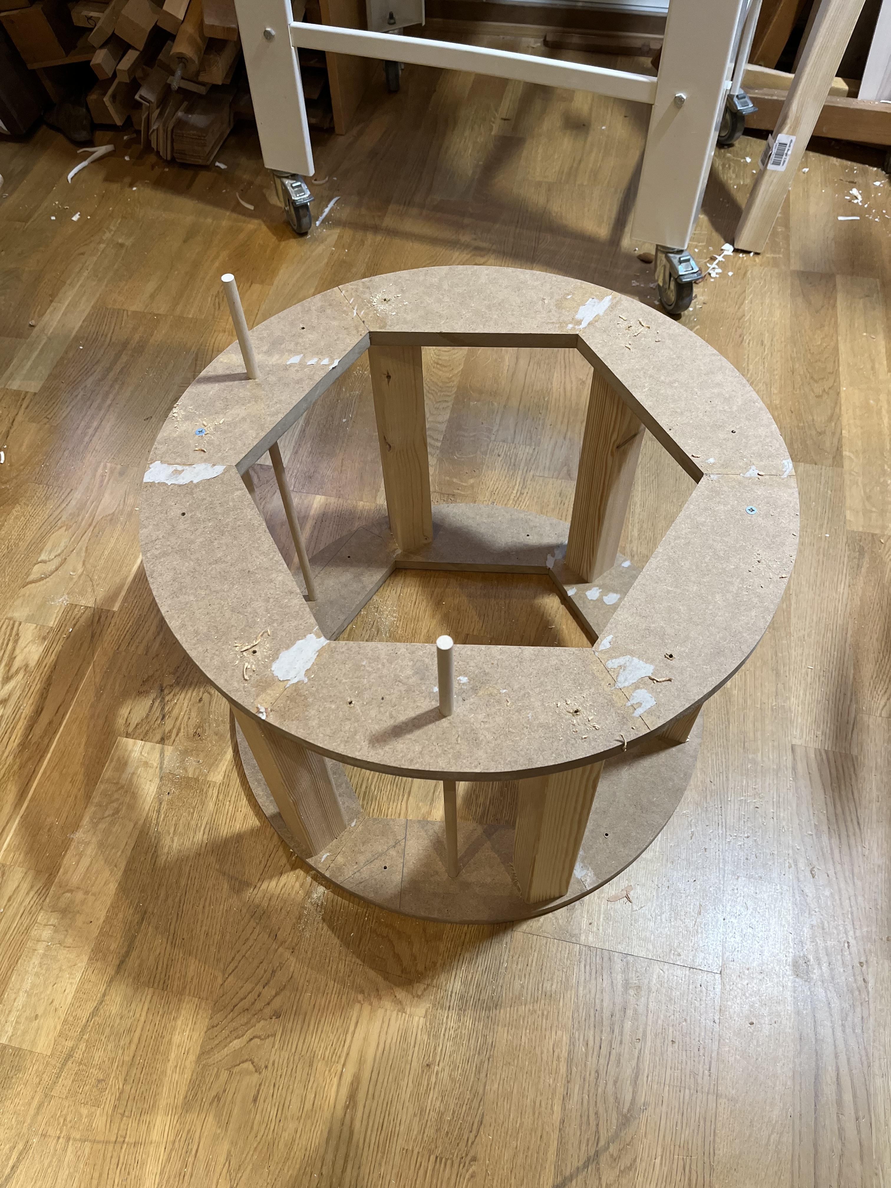 Circular Table Re-Design (Three to Single Leg) : 8 Steps (with Pictures ...