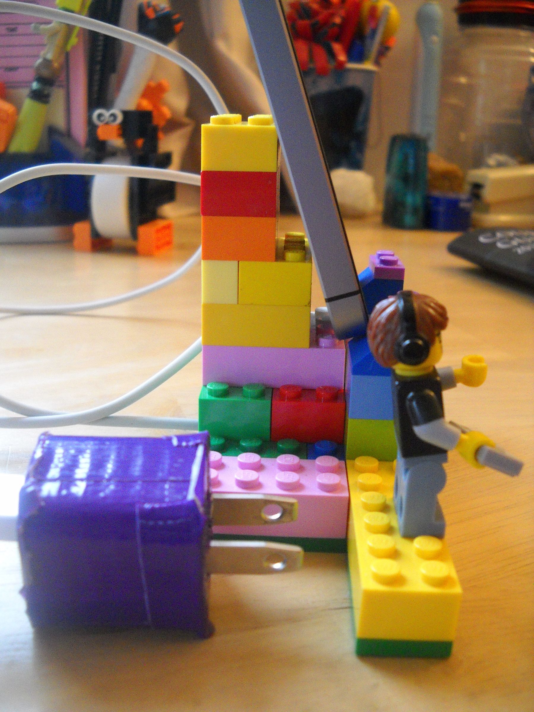 Lego IPhone Stand : 9 Steps - Instructables