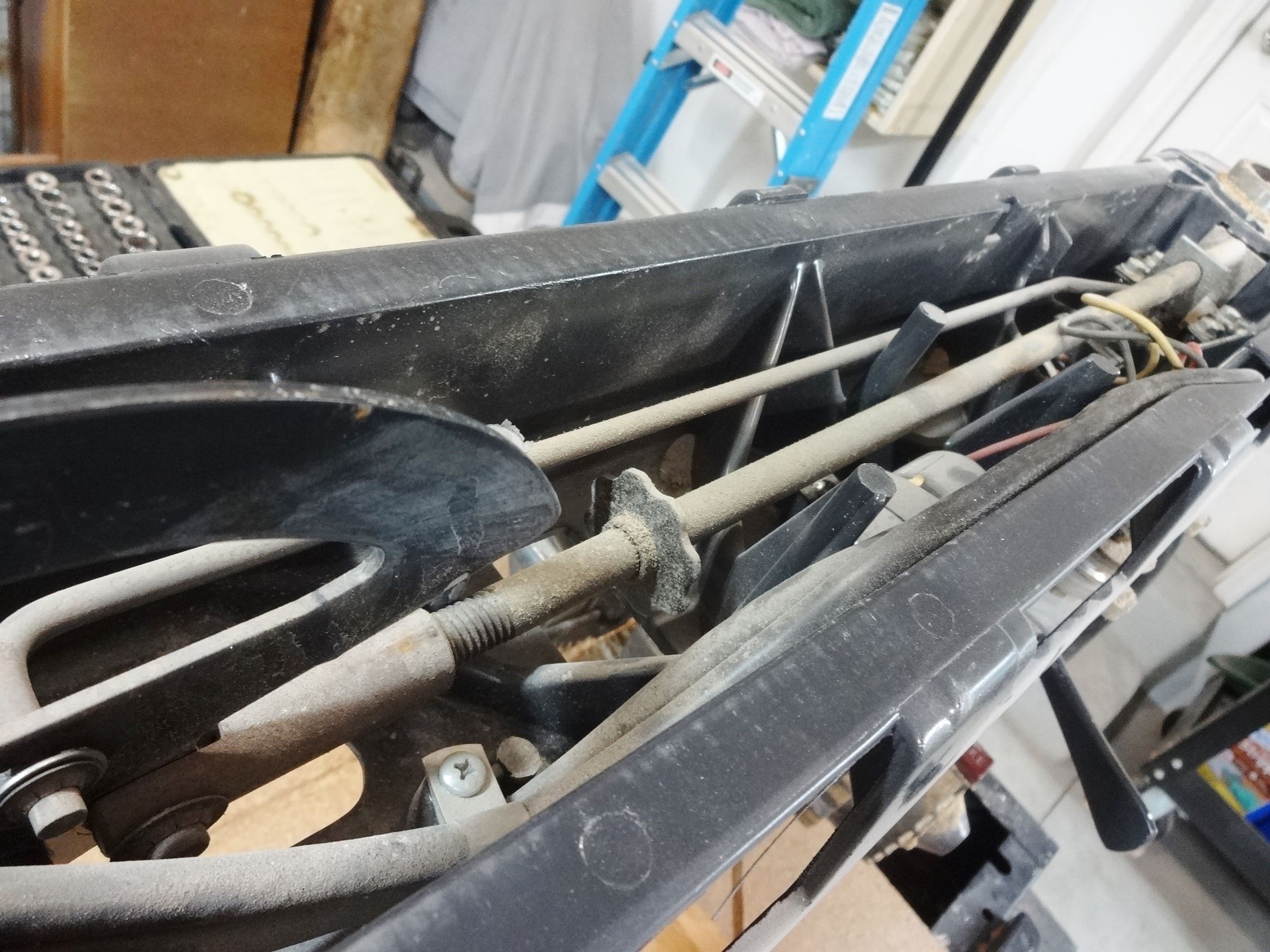 Height-Adjustable Portable Vise Stand : 22 Steps (with Pictures ...