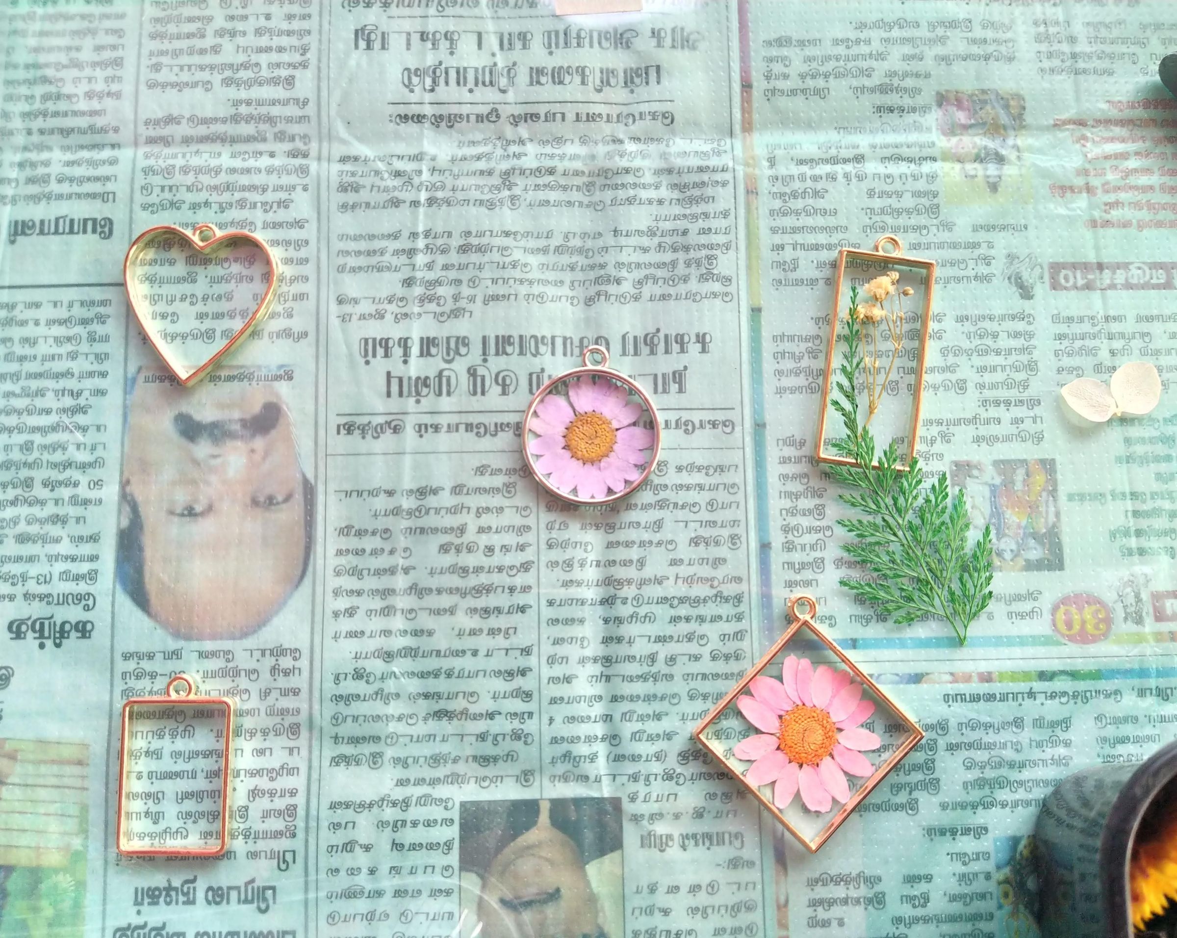 Botanical Resin Jewelry : 29 Steps (with Pictures) - Instructables