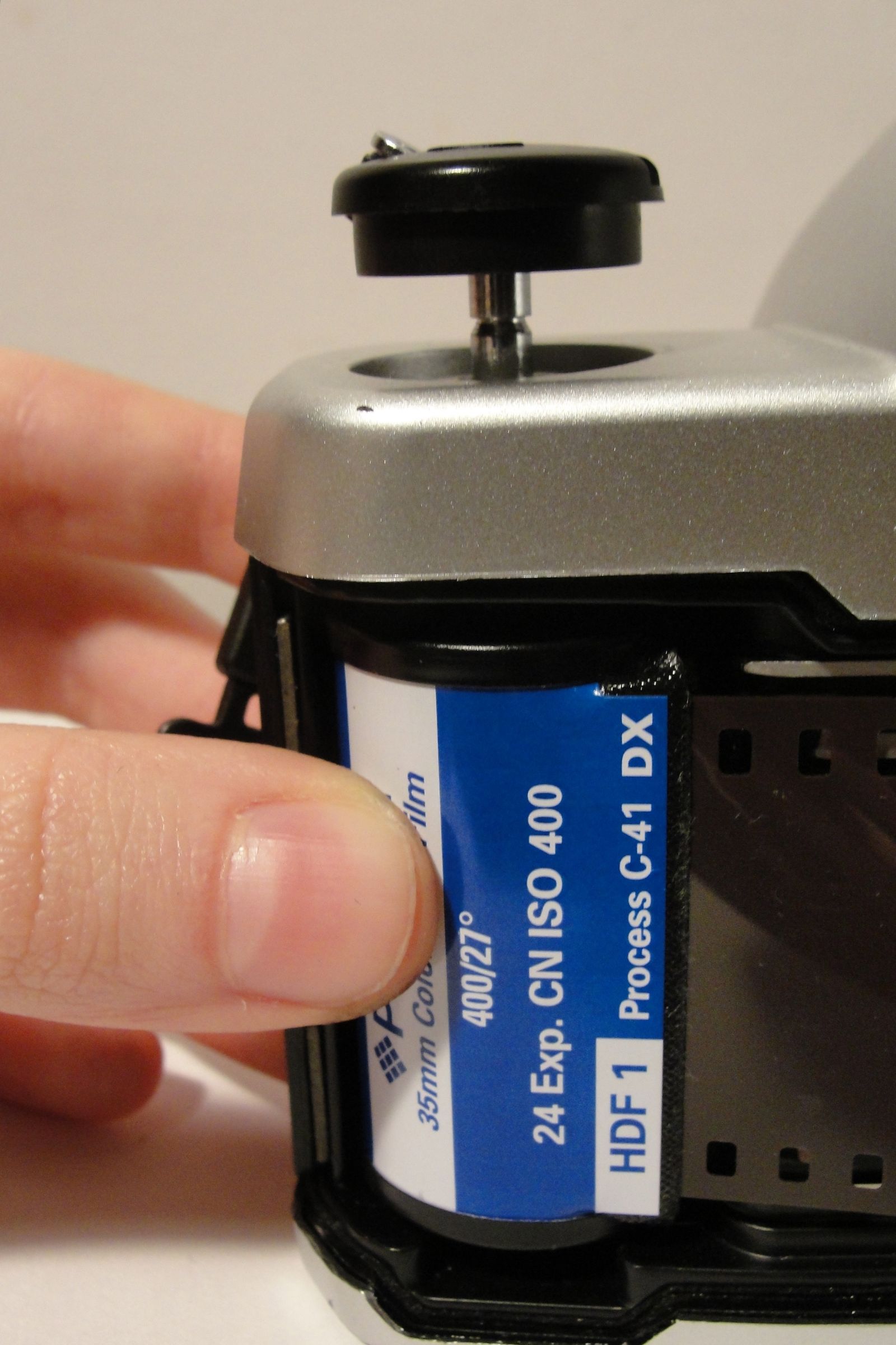 How to Load Film Into a 35mm Camera : 13 Steps (with Pictures ...