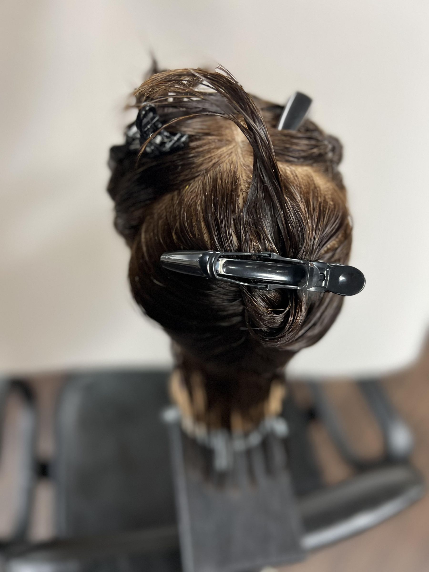 One Length Haircut Tutorial : 7 Steps - Instructables