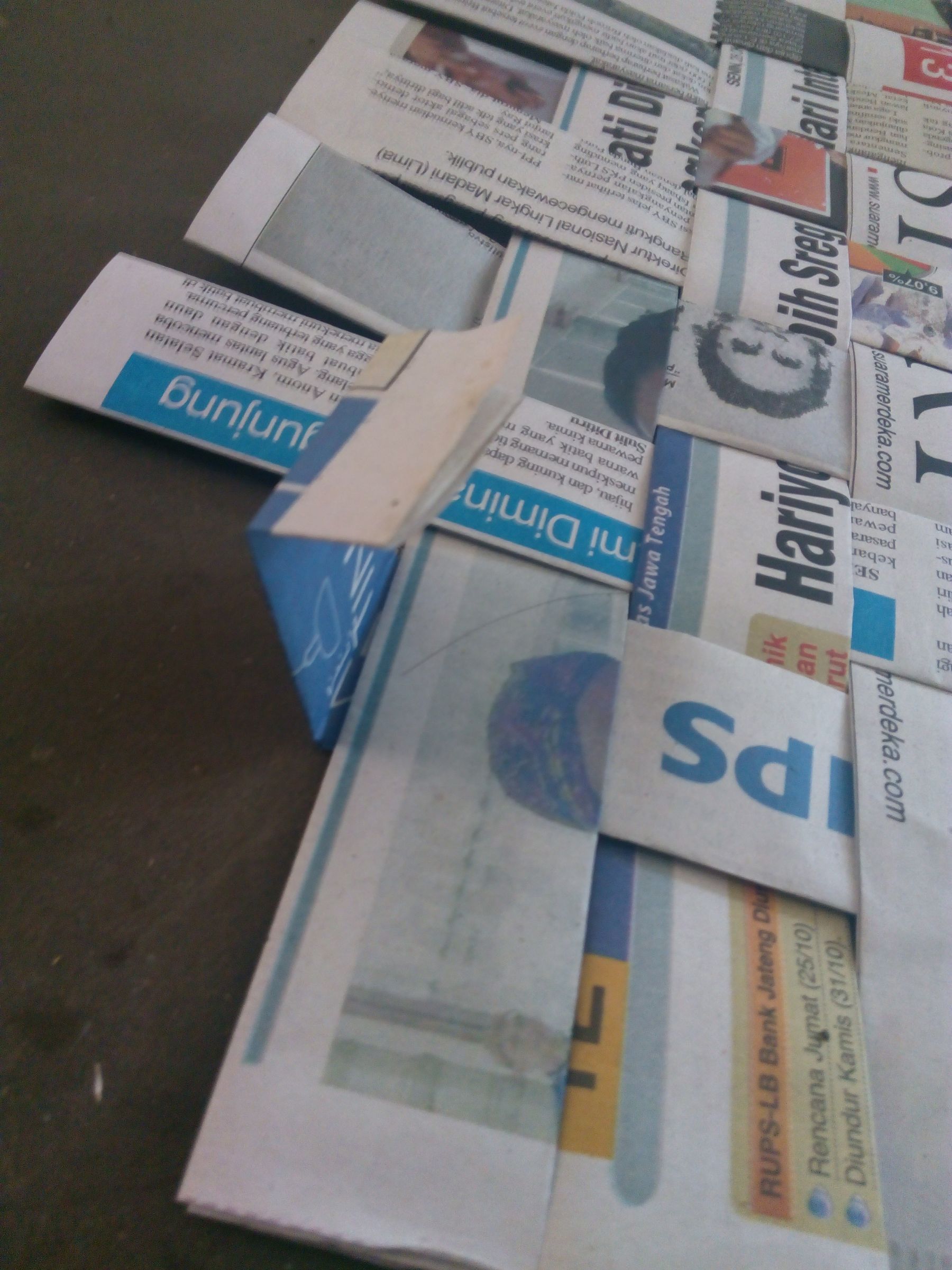 Paper Rug : 6 Steps (with Pictures) - Instructables