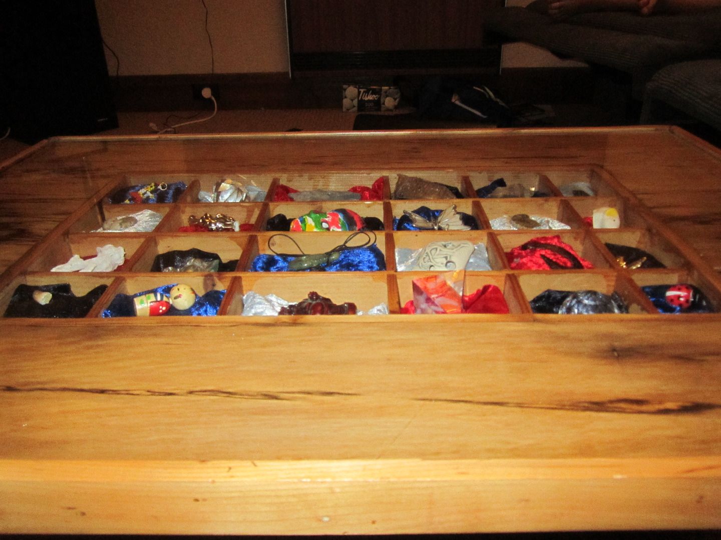 "Shadow Box" - Trinket Display Table : 10 Steps (with Pictures ...