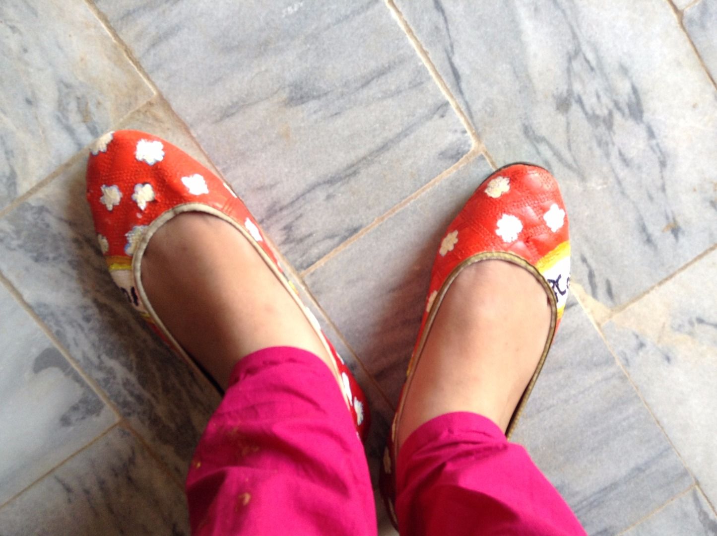 Updated Popcorn Shoes to Walk With Style : 10 Steps - Instructables