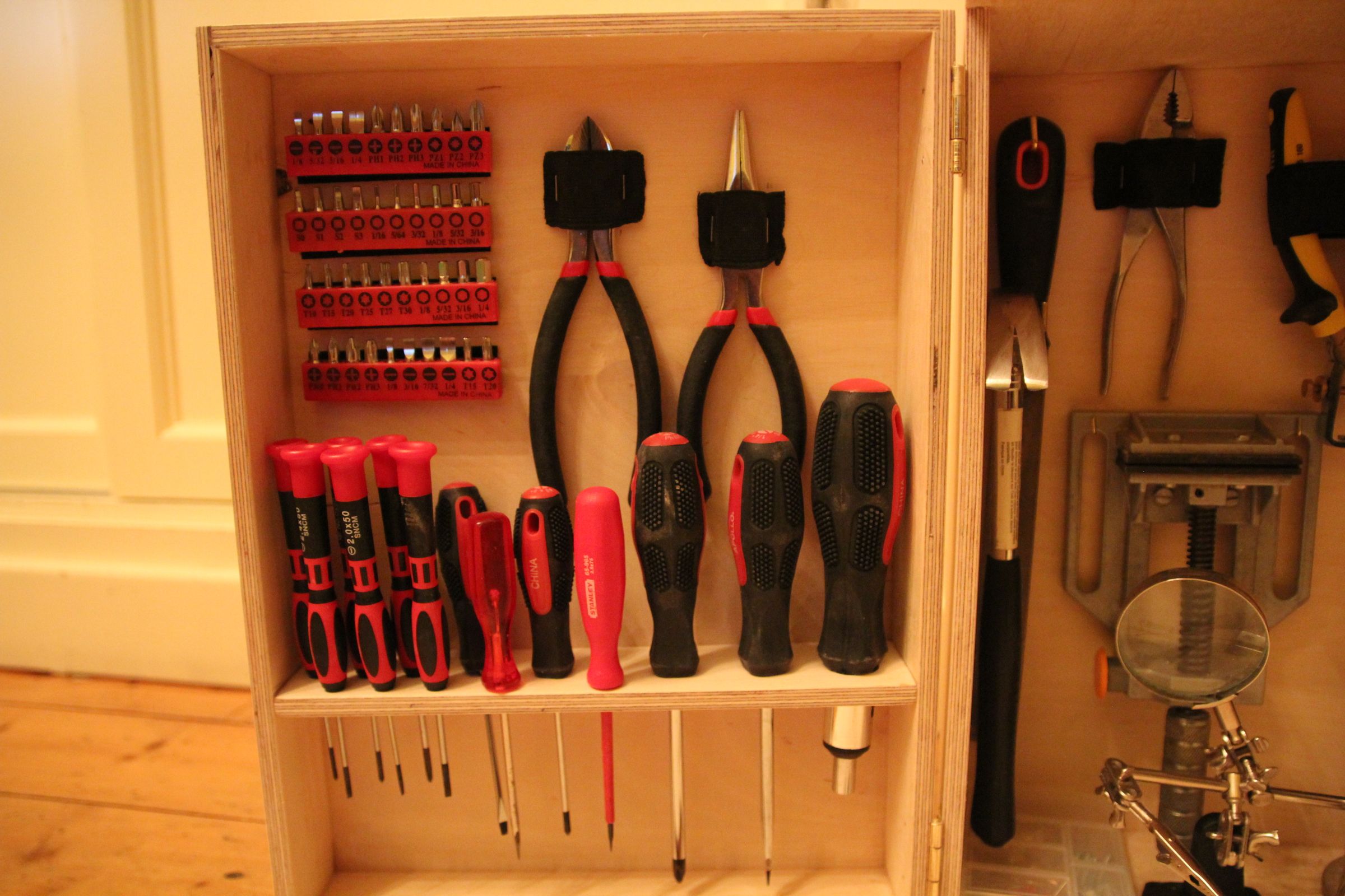 Make a Portable Workstation : 14 Steps (with Pictures) - Instructables