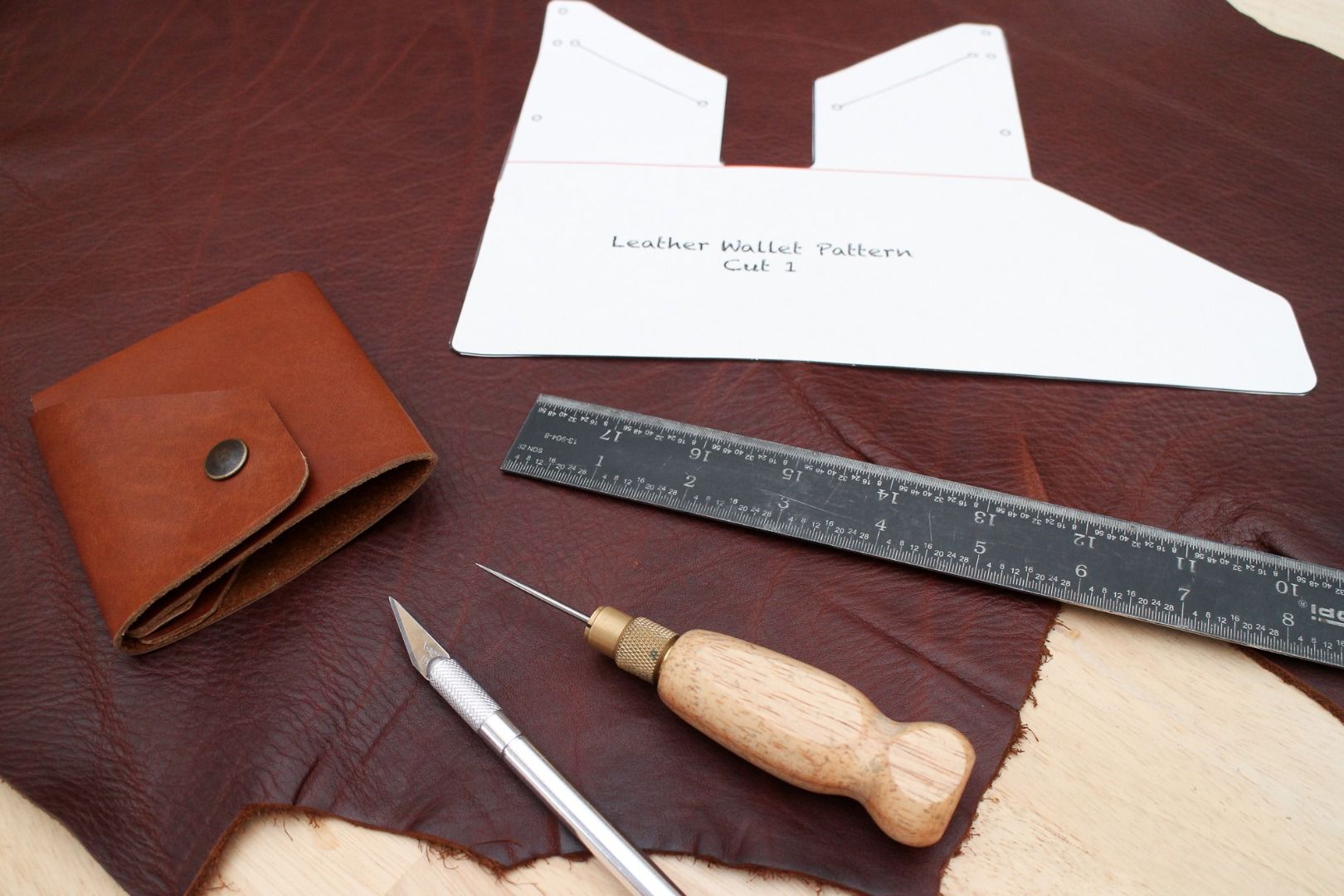 Simple Leather Wallet: Layout and Trace : 5 Steps - Instructables