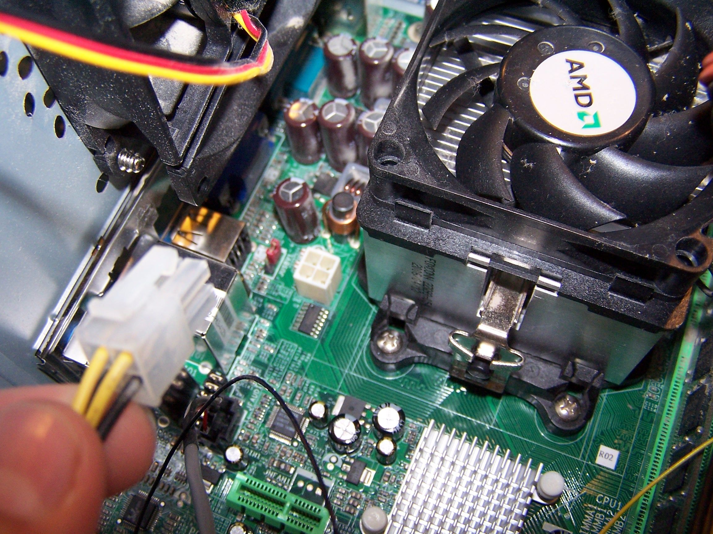 How to Build a Custom PC: the Complete N0ob's Guide to Building a ...