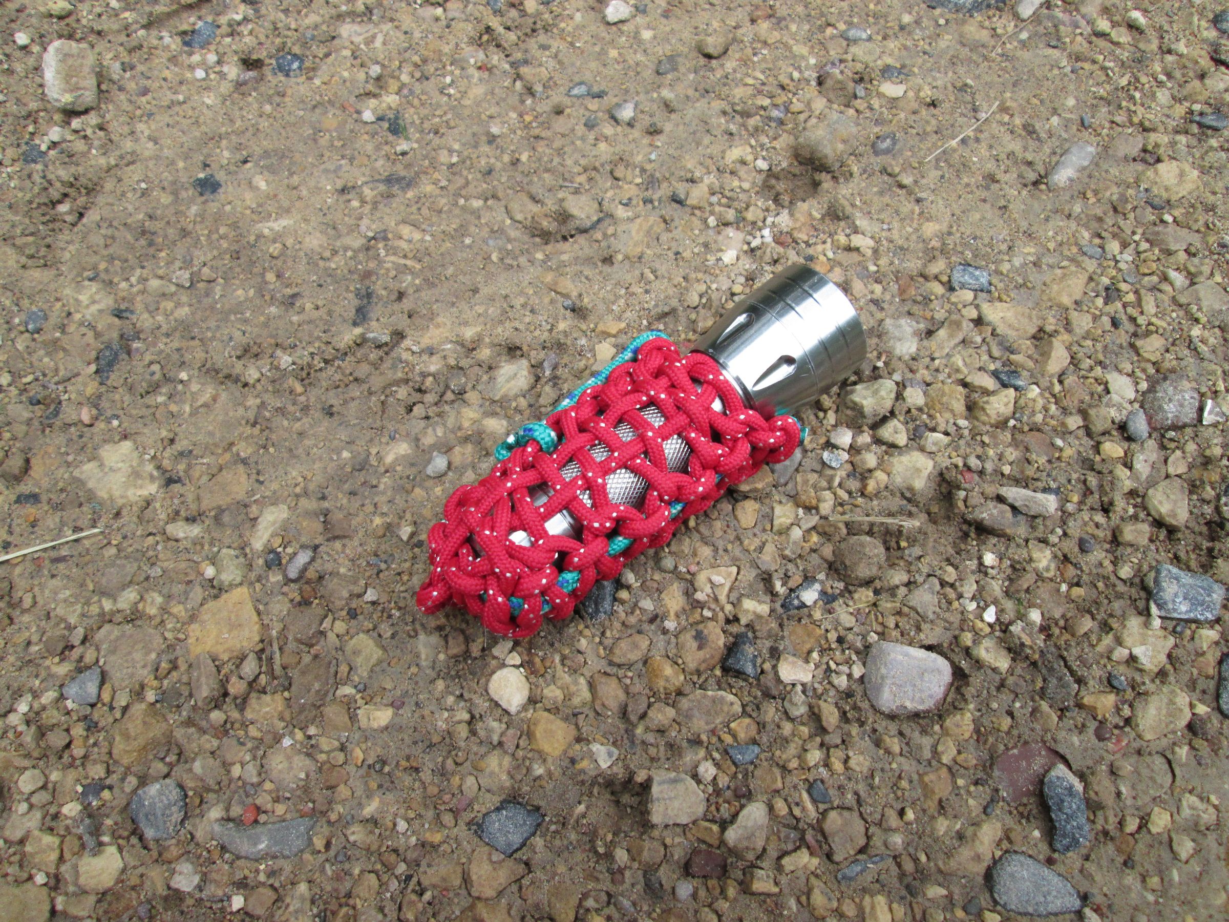 Paracord Flashlight Holster : 7 Steps - Instructables