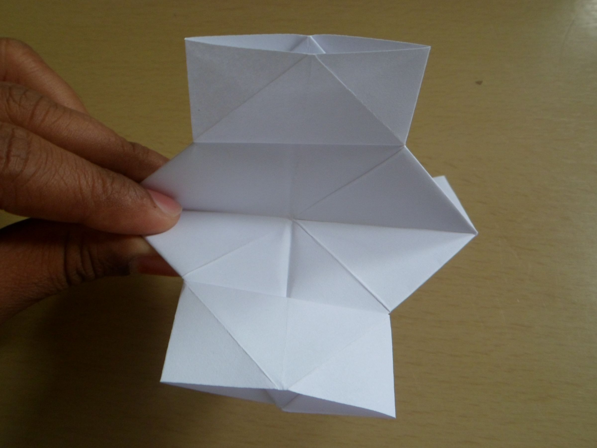 Origami Robo : 8 Steps - Instructables
