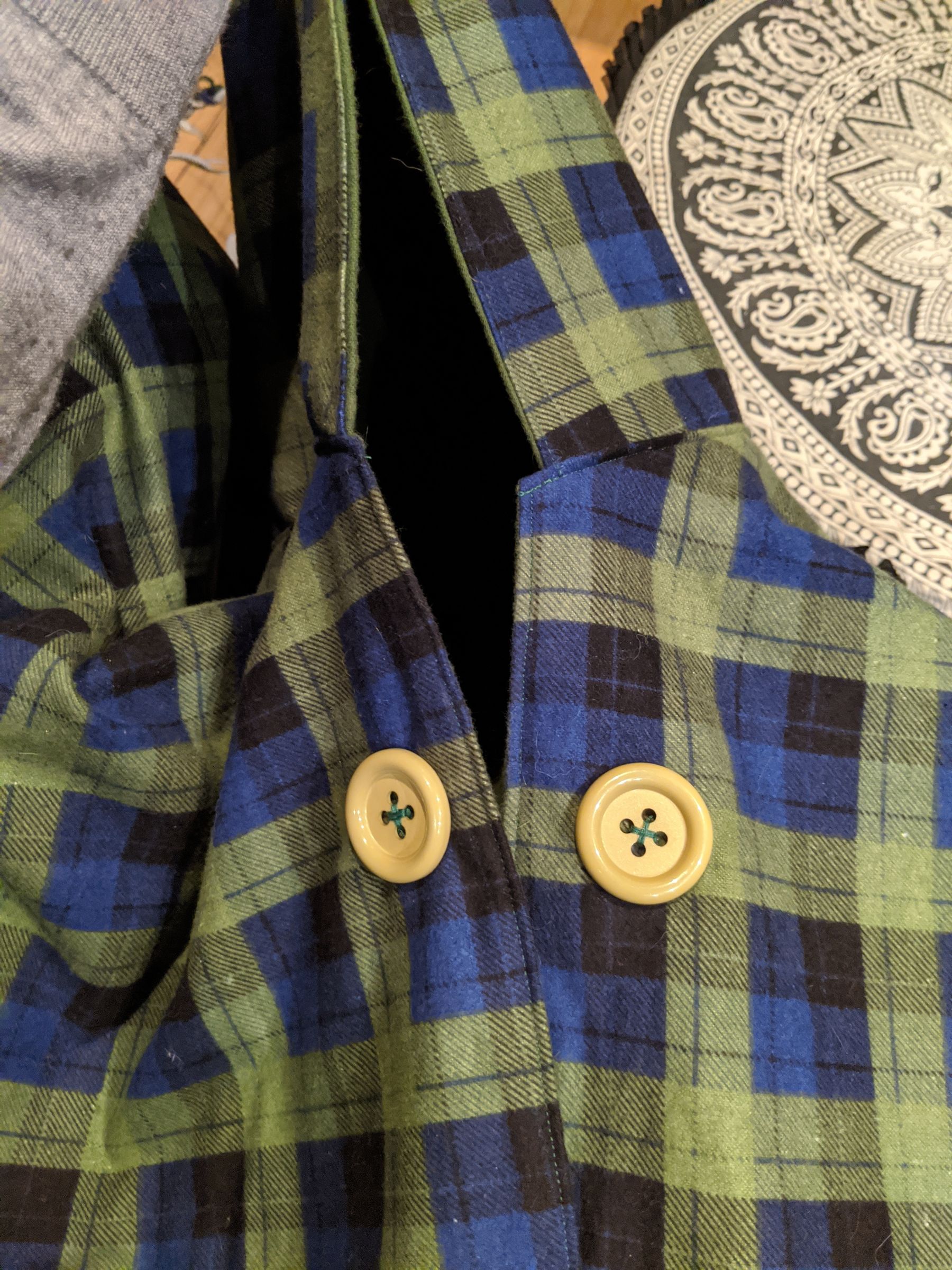 Cozy Reversible Hooded Capelet : 14 Steps (with Pictures) - Instructables