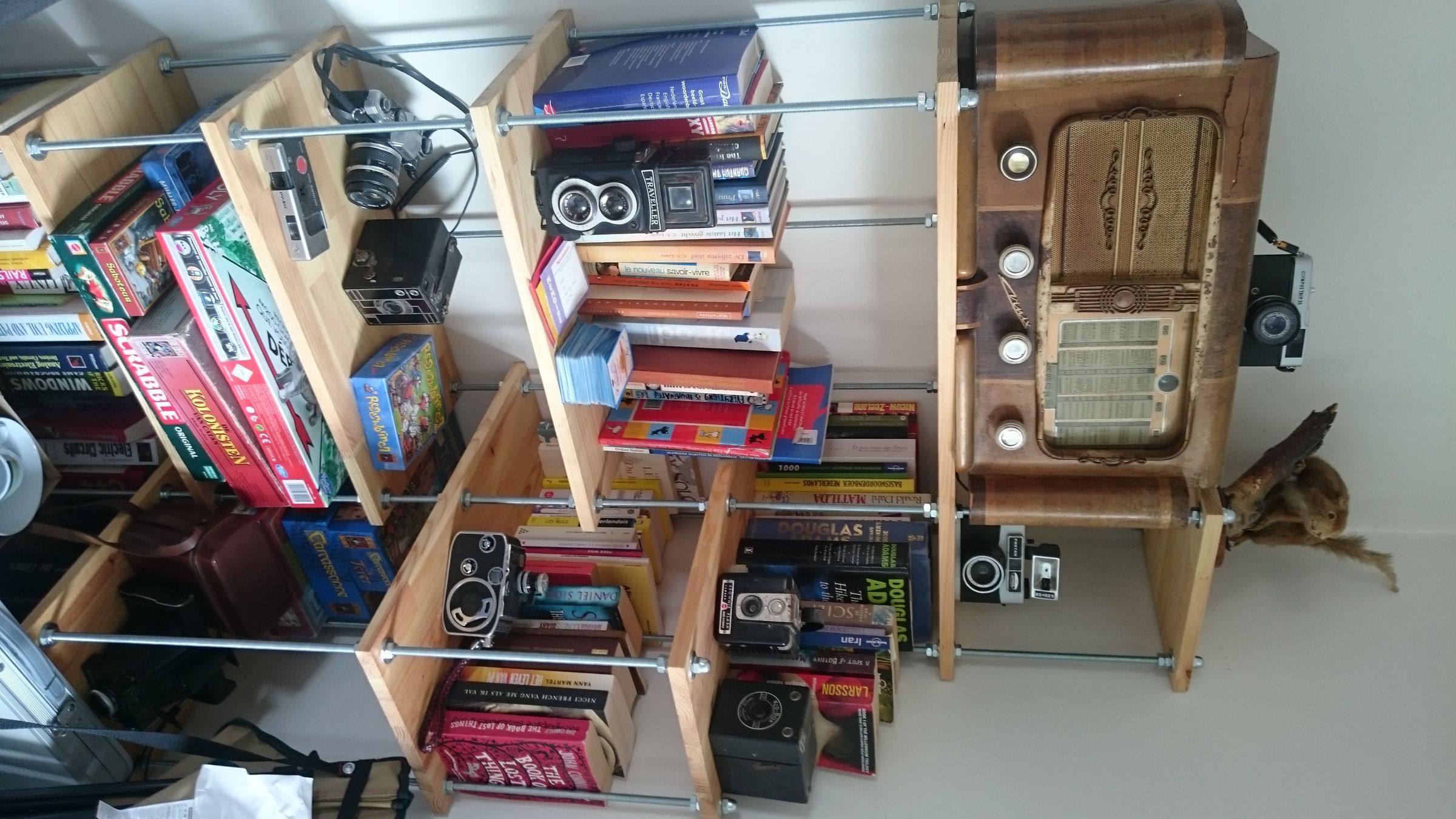 Threaded Rod Bookcase : 3 Steps - Instructables
