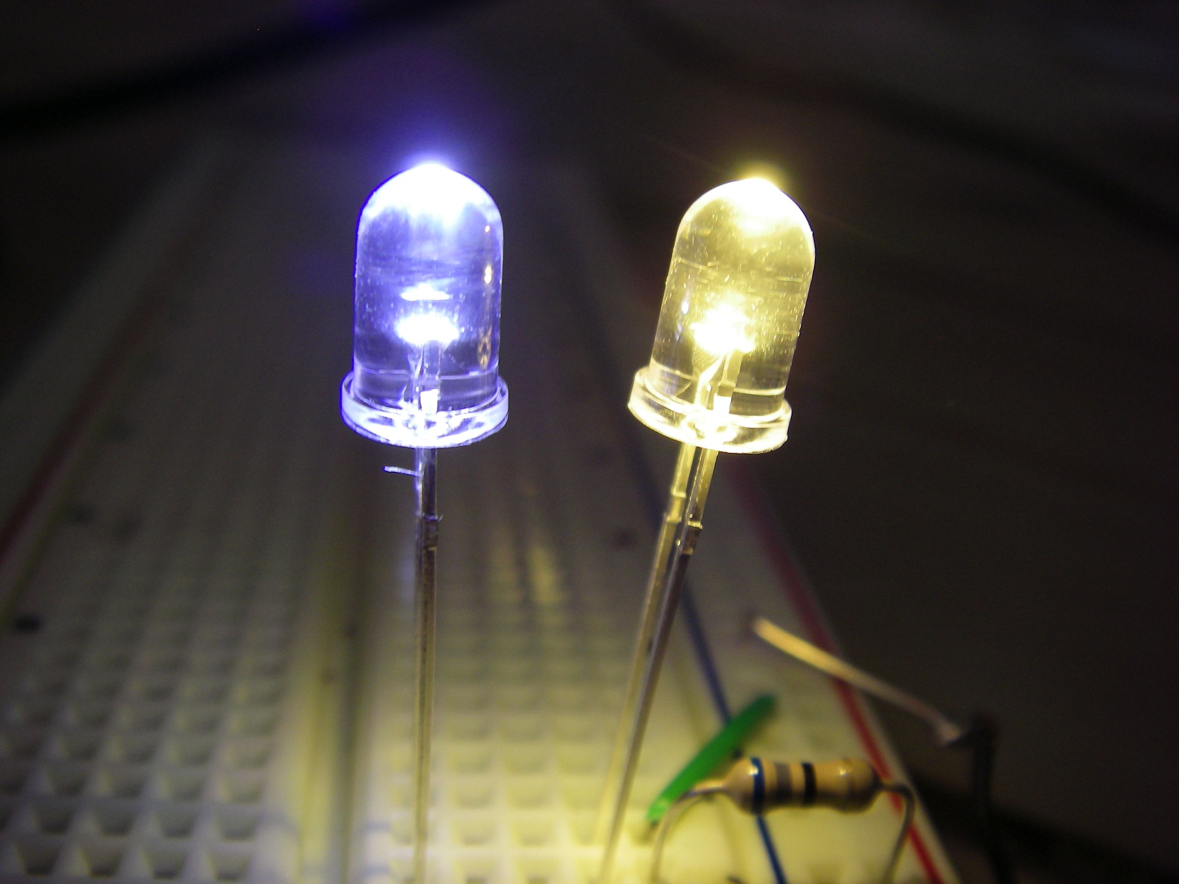 The USB Powered LED CD Lamp : 8 Steps (with Pictures) - Instructables