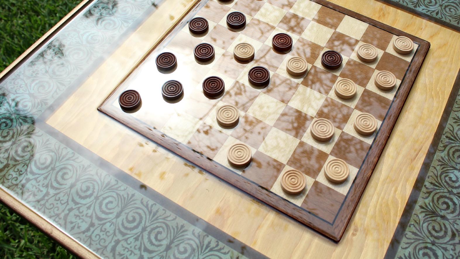 Super High Gloss Resin Game Table : 4 Steps (with Pictures) - Instructables