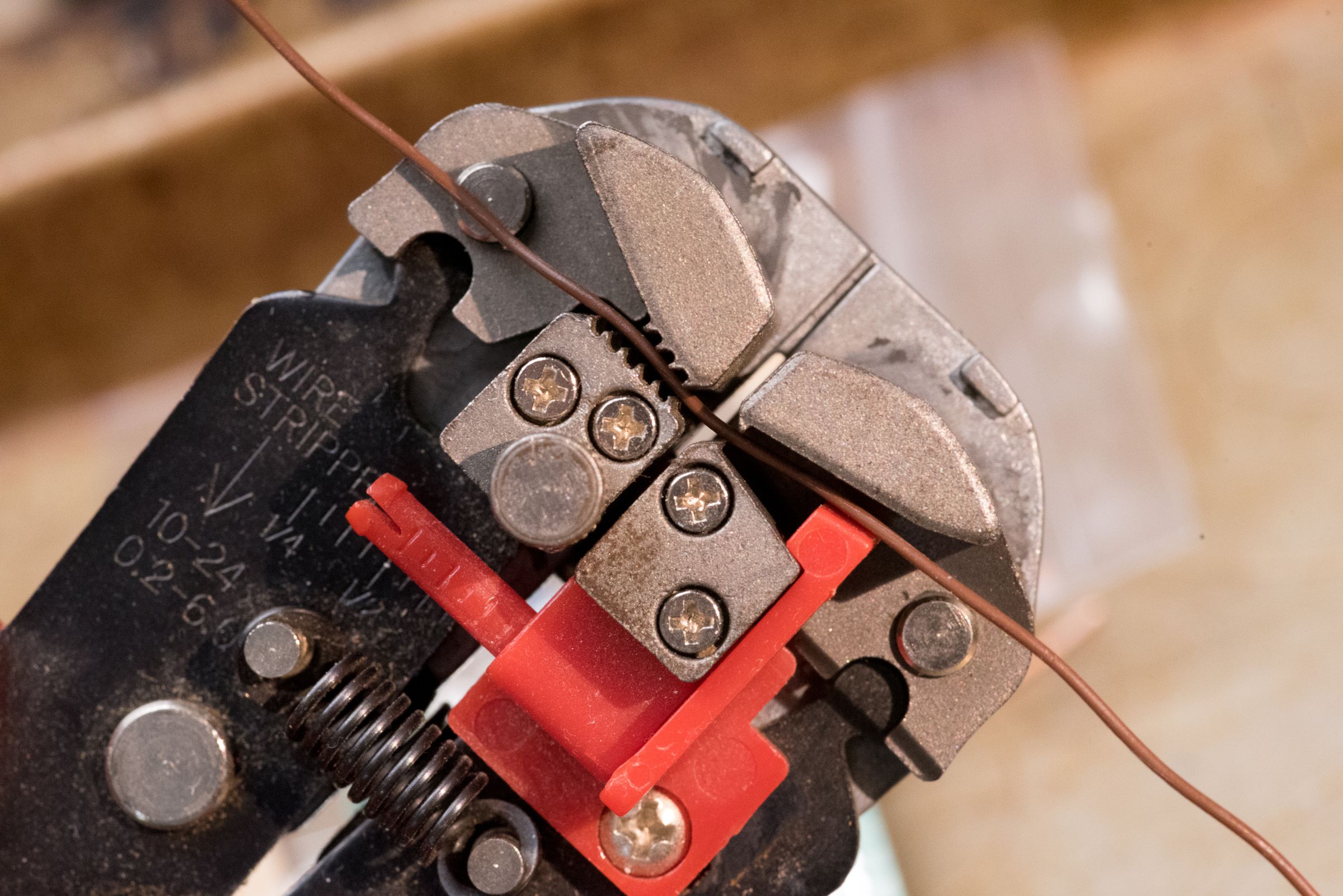 Voltage Divider for Solar Panel/Battery Monitoring : 6 Steps (with ...