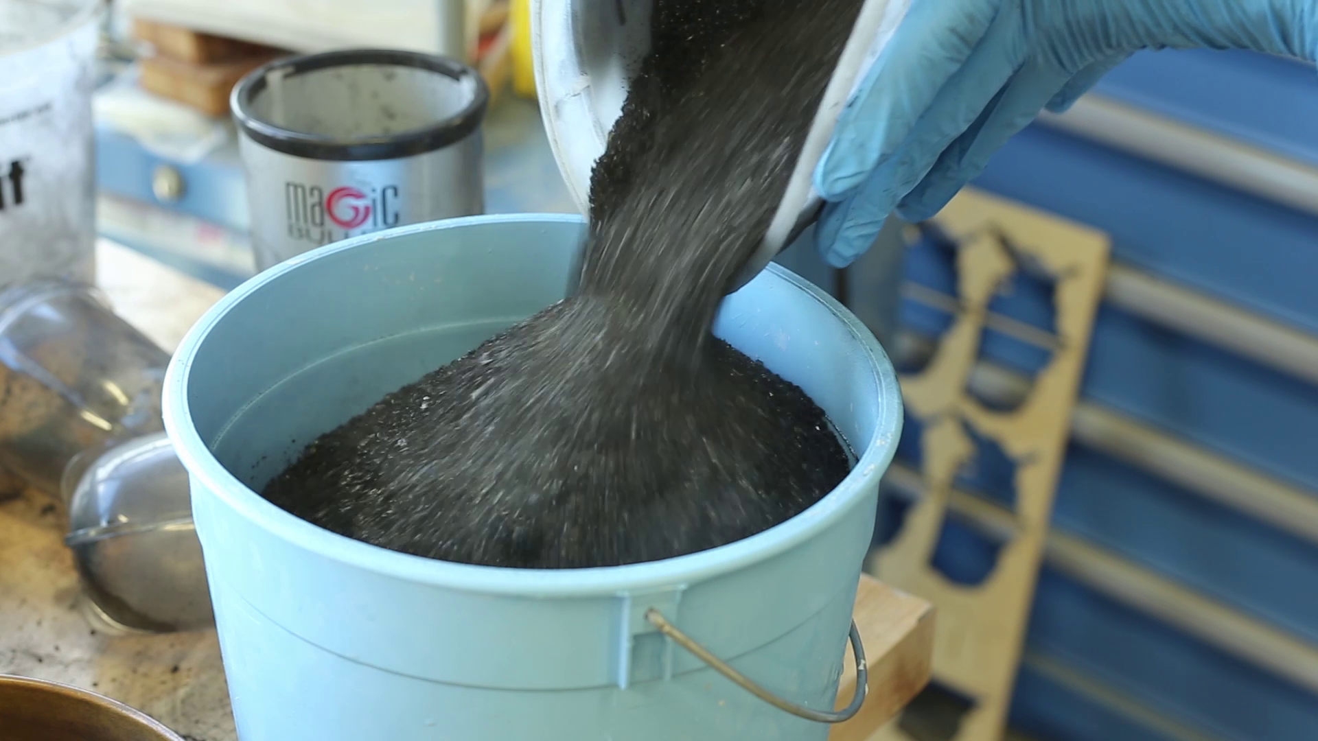 Casting Coal With Epoxy Resin and Silicone Molds : 5 Steps (with ...