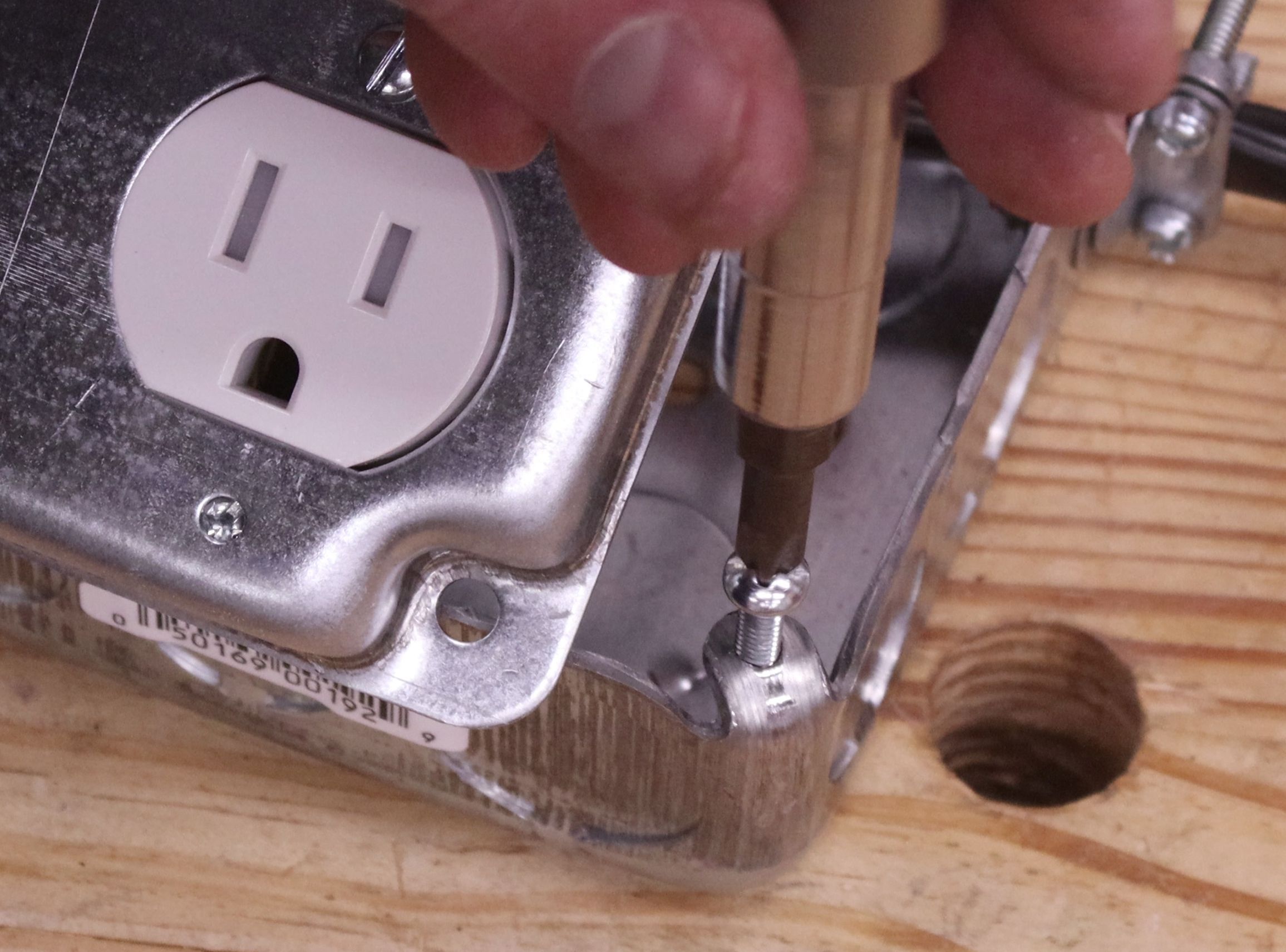 DIY Portable Switched Power Outlet With Extension Cord : 8 Steps (with ...