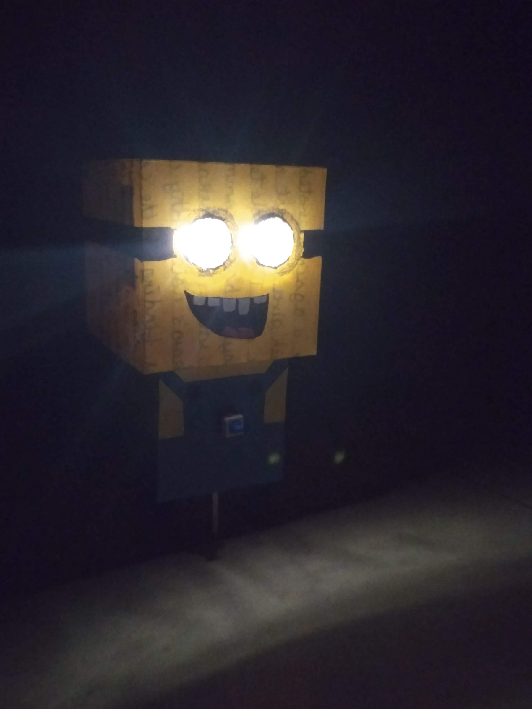 Minion Cubecraft Toy (A Flashlight Toy) : 4 Steps - Instructables
