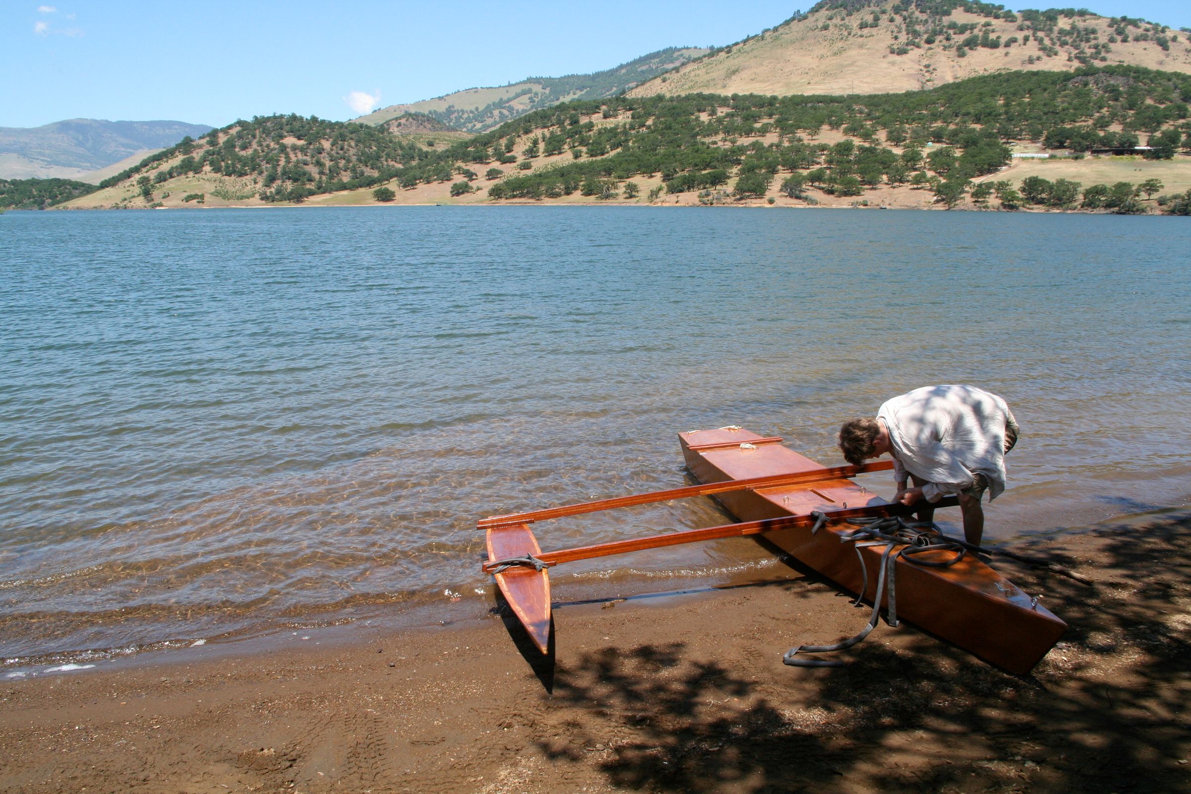 Outrigger Canoe With Freestanding Mast : 8 Steps - Instructables