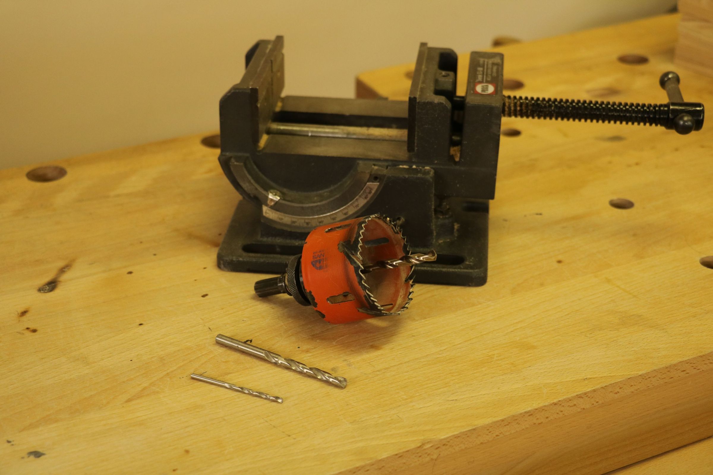 Easy Modular Magnetic Desk Lamp : 18 Steps (with Pictures) - Instructables
