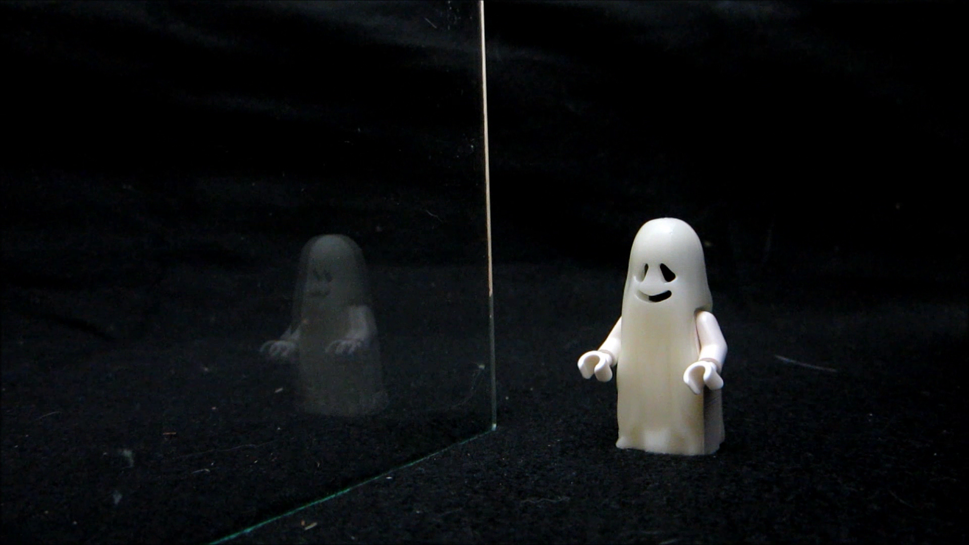 The Pepper's Ghost Illusion : 5 Steps (with Pictures) - Instructables